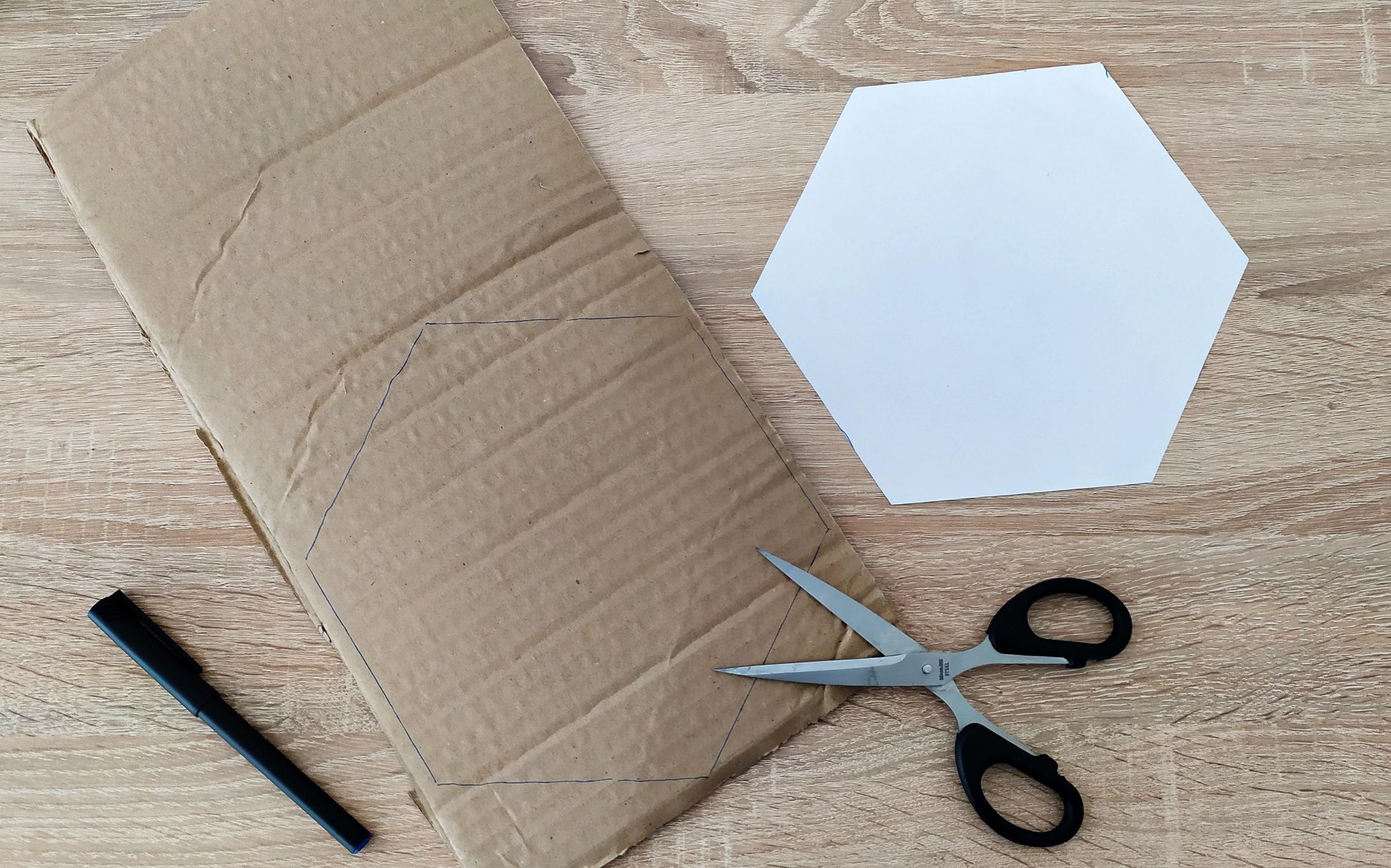 How to Make a Hexagon Corkboard Out of Cardboard : 6 Steps (with ...