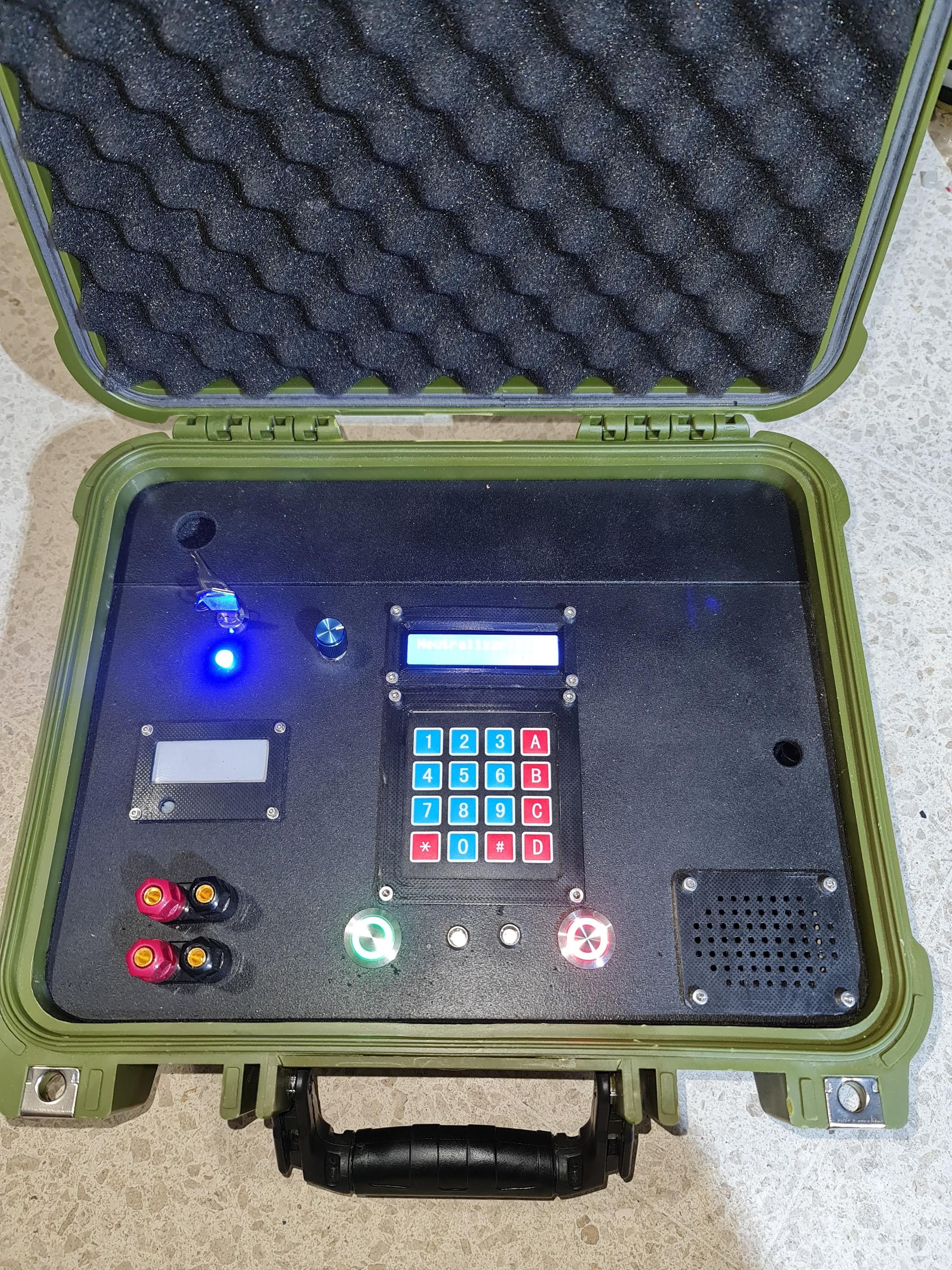 Arduino Defuseable Bomb, Perfect for Airsoft Games! (with Timer, LCD ...