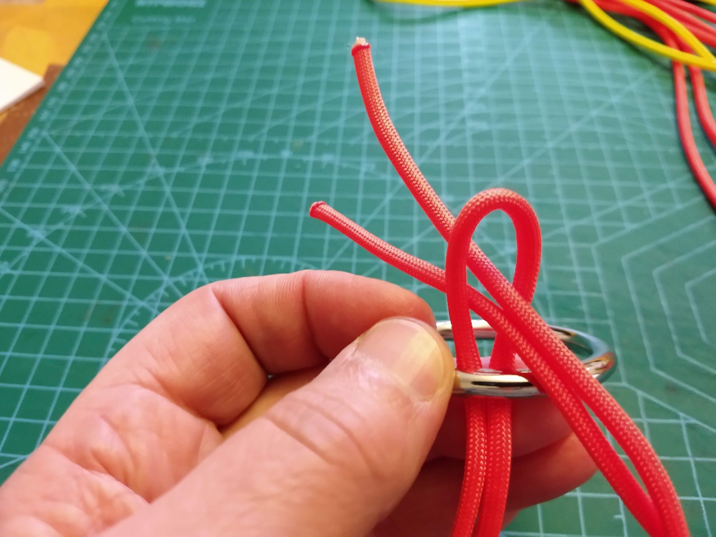 How to Make a Paracord Plant Hanger : 12 Steps (with Pictures ...