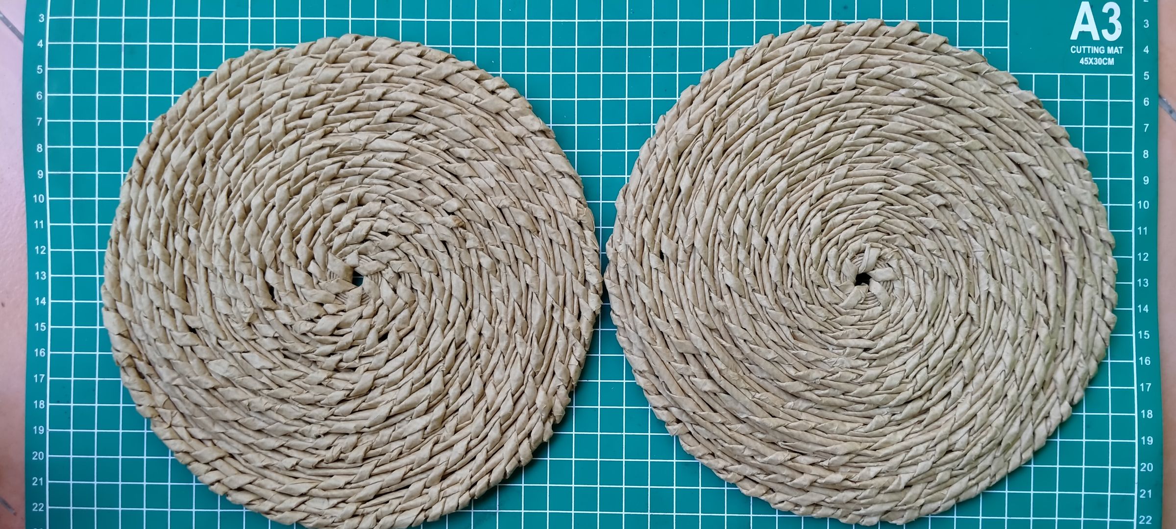 Weaving Round Handbag From Paper : 7 Steps (with Pictures) - Instructables