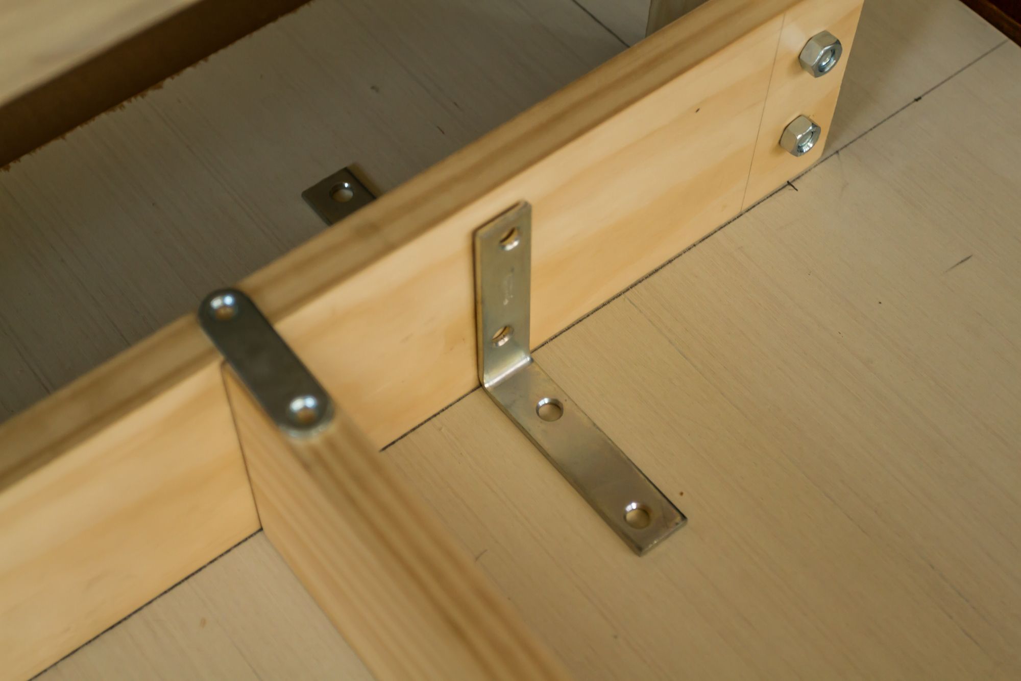 Making a Modern Home Office Desk : 8 Steps (with Pictures) - Instructables