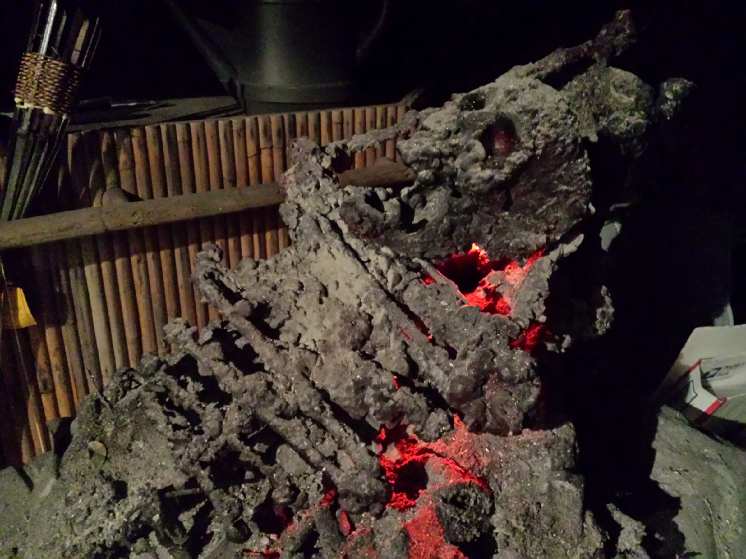 Burnt Corpse / Burning Embers Halloween Prop : 7 Steps - Instructables