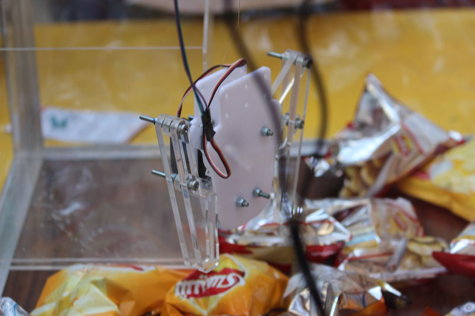 How to Create Your Own Candy Grabber Machine‬‏ Using Arduino & 1Sheeld ...