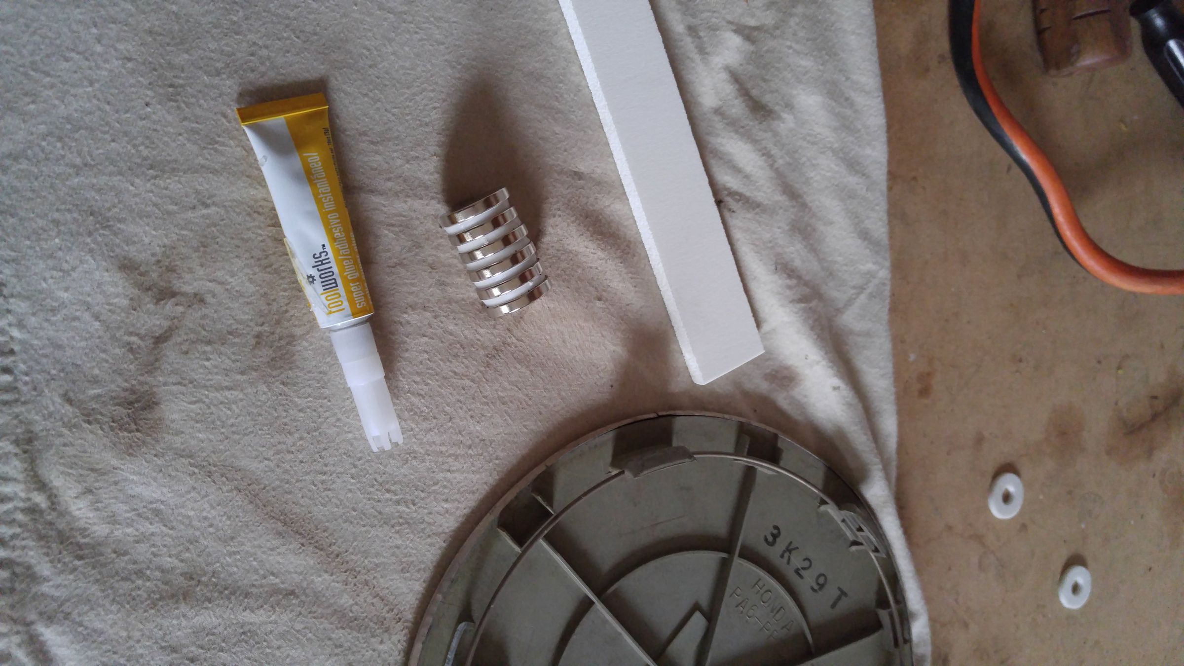 Fix Loose Wheel Center Caps : 5 Steps (with Pictures) - Instructables