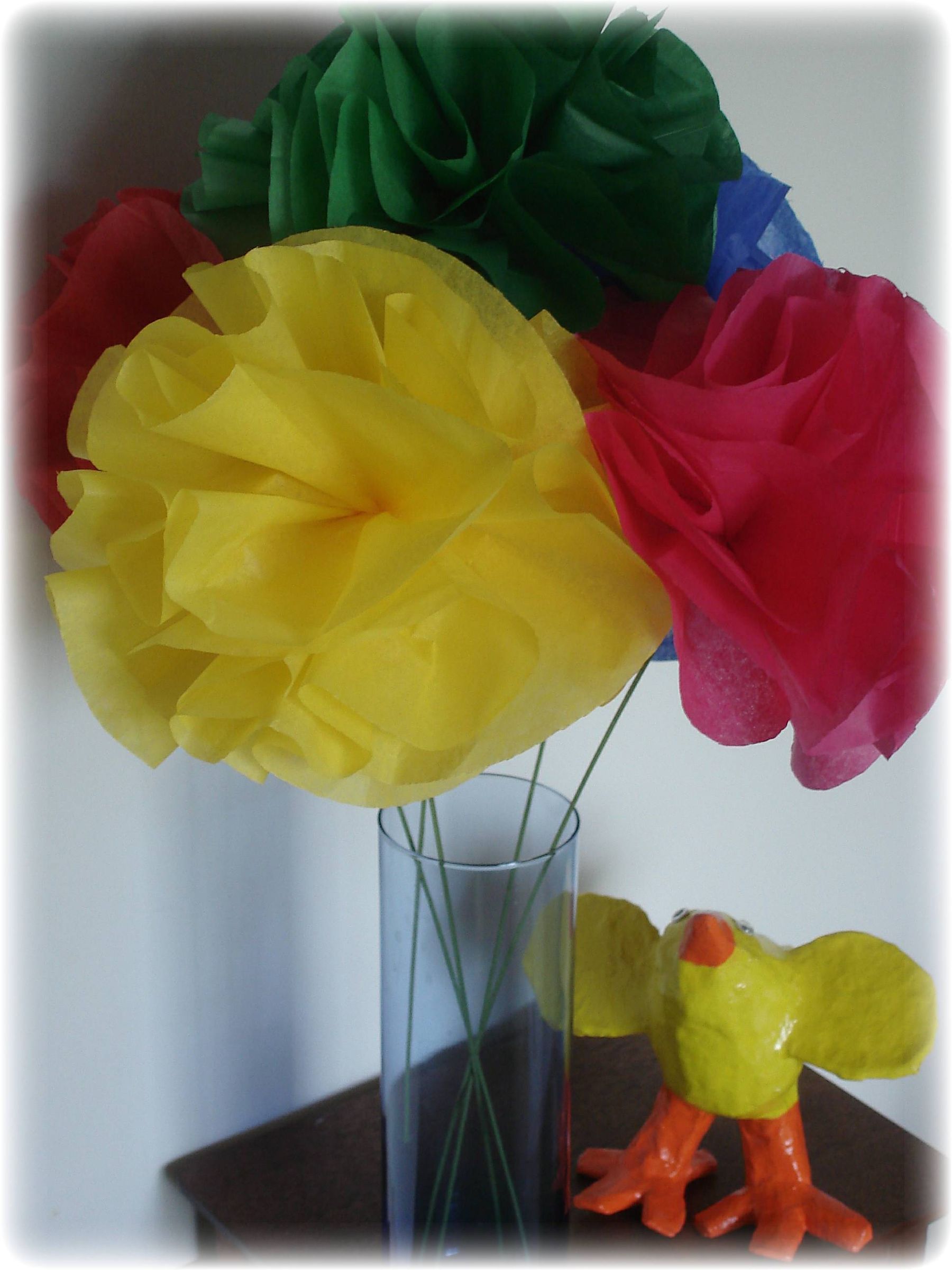 Make Cheap and Cheerful Paper Flowers in 30 Minutes to Celebrate Cinquo ...