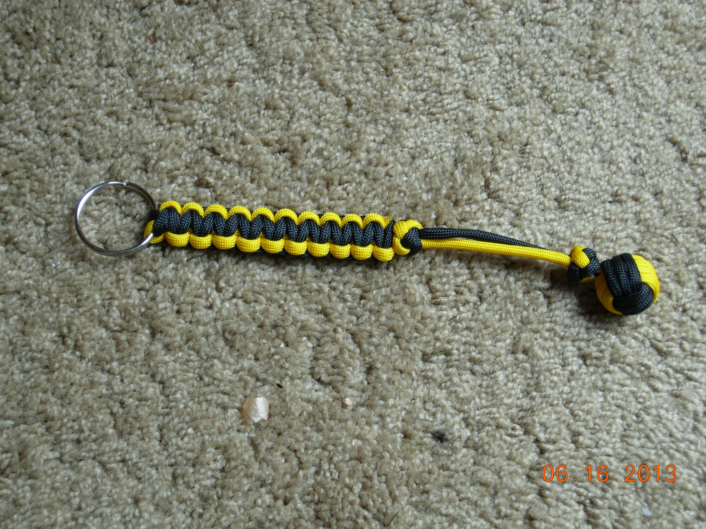 Two Color Monkey Fist Key Fob : 6 Steps - Instructables