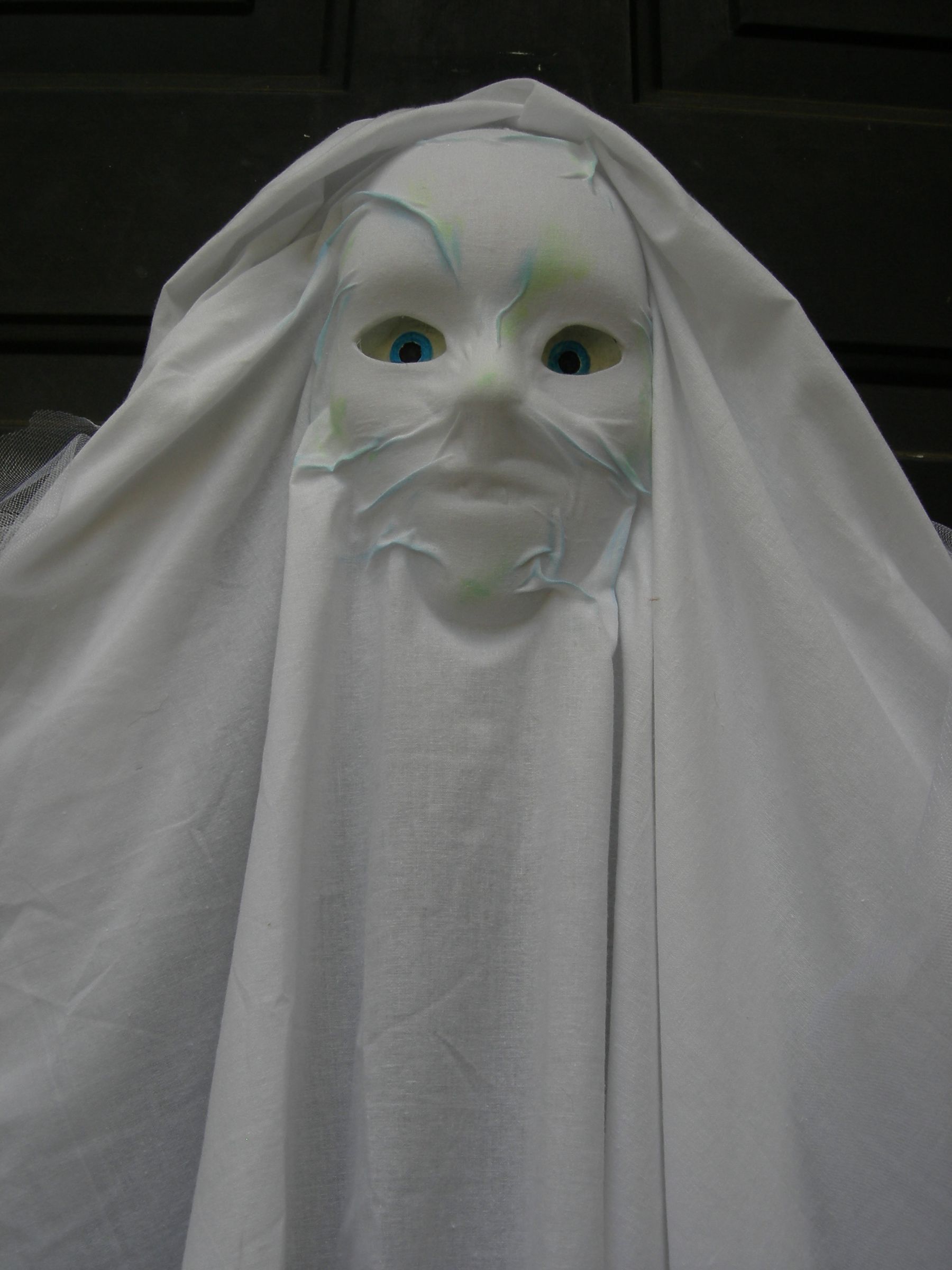 Tracking Ghost Door Decor (super Easy) : 3 Steps (with Pictures ...