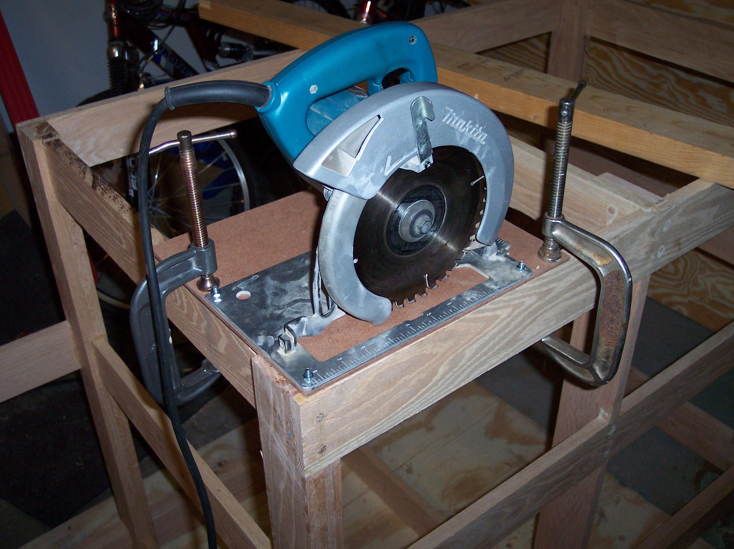 Tips and Jigs Part 1: Circular Saw Straight-Cutting Jig : 9 Steps ...
