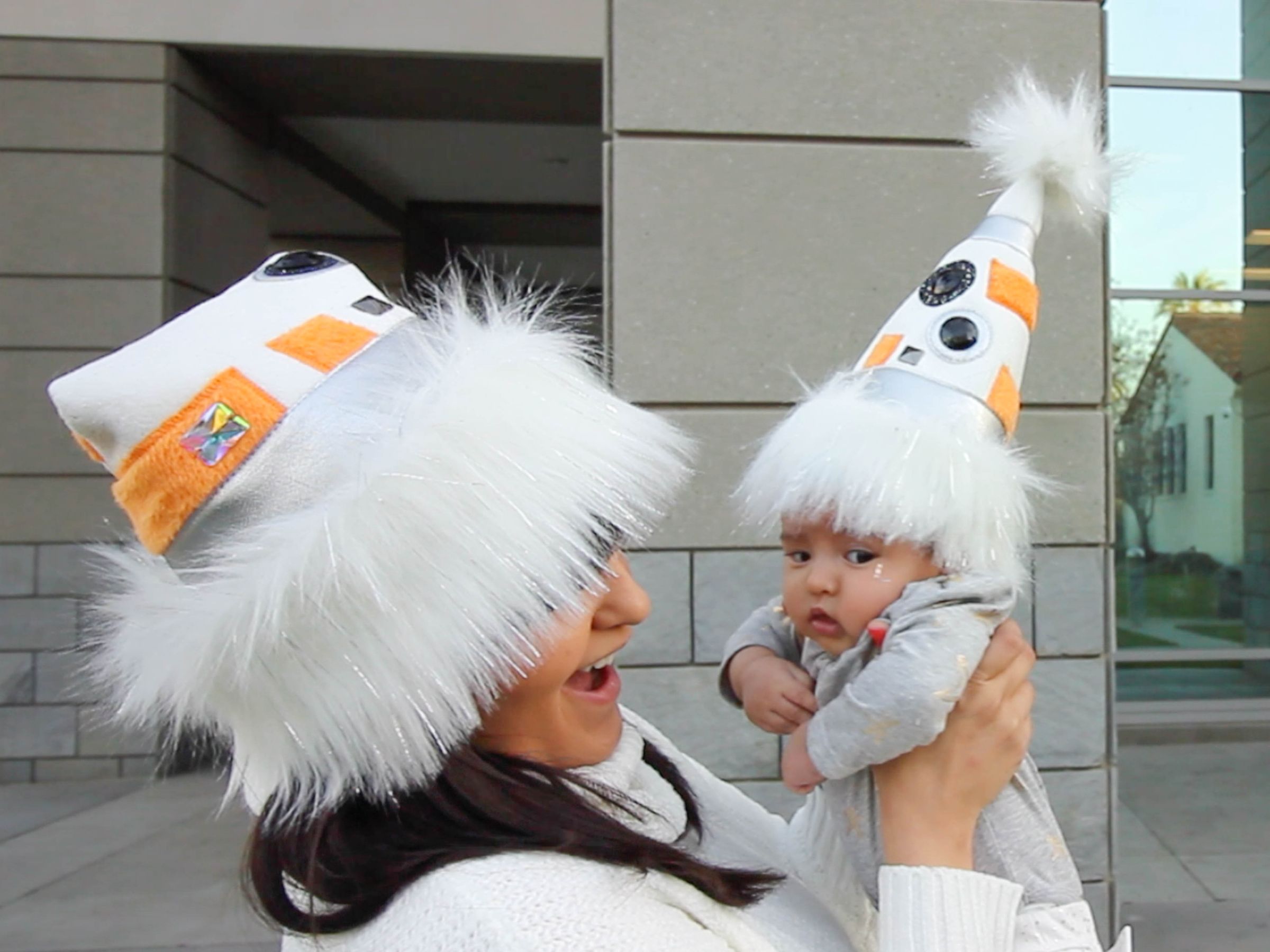 Star Wars BB8 Inspired Santa Hat : 10 Steps (with Pictures) - Instructables