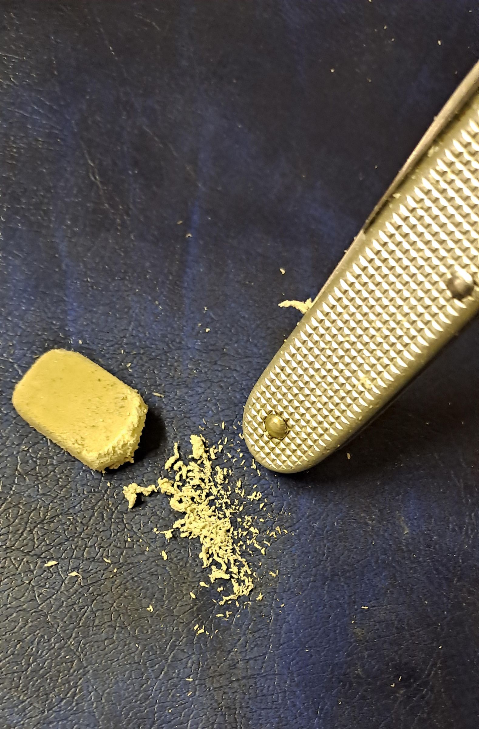 Quick & Easy Kneaded Eraser : 4 Steps - Instructables