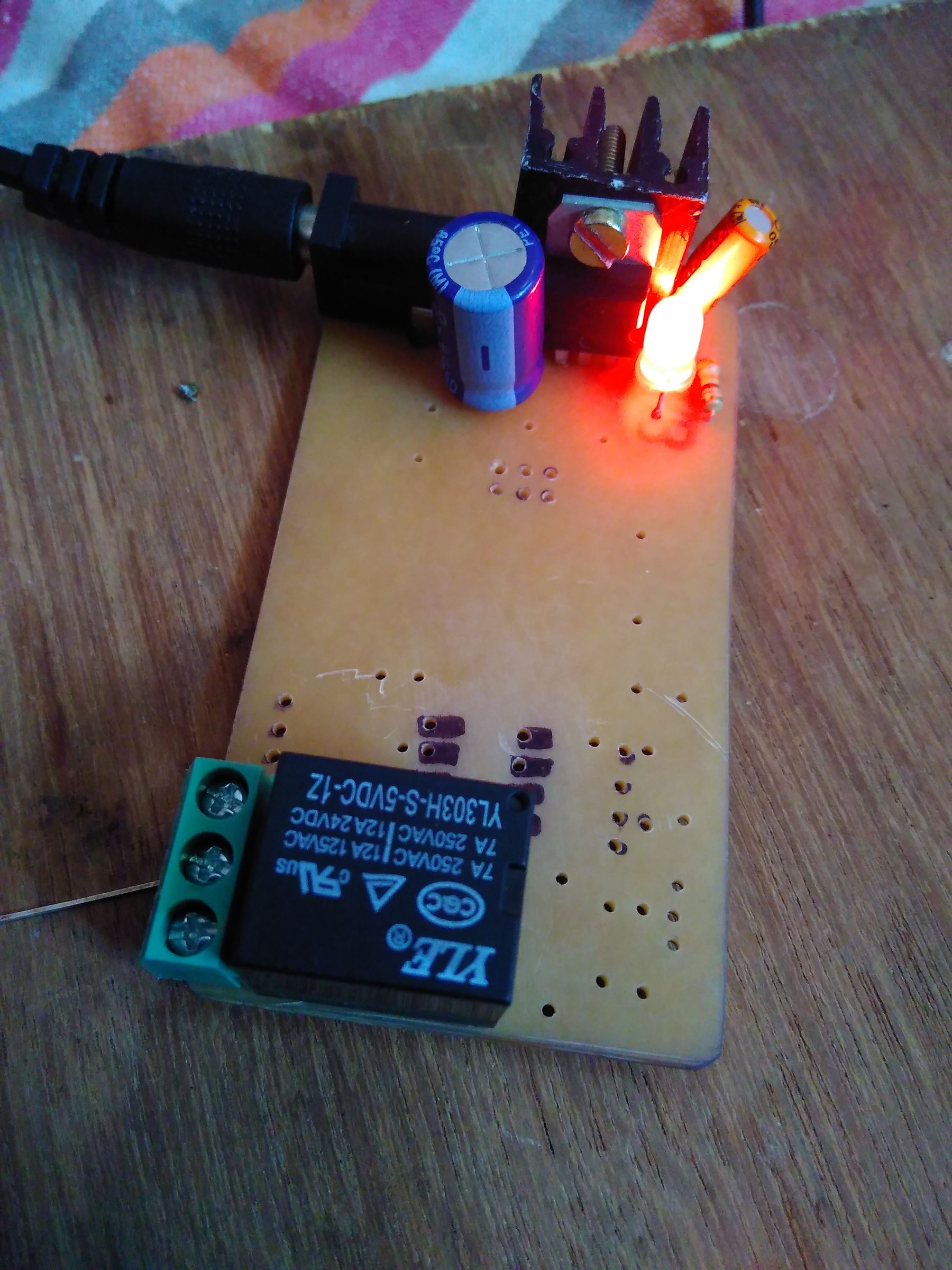 #DIY# a Complete Guide to Build Your Own ATtiny85 Project PCB With ...