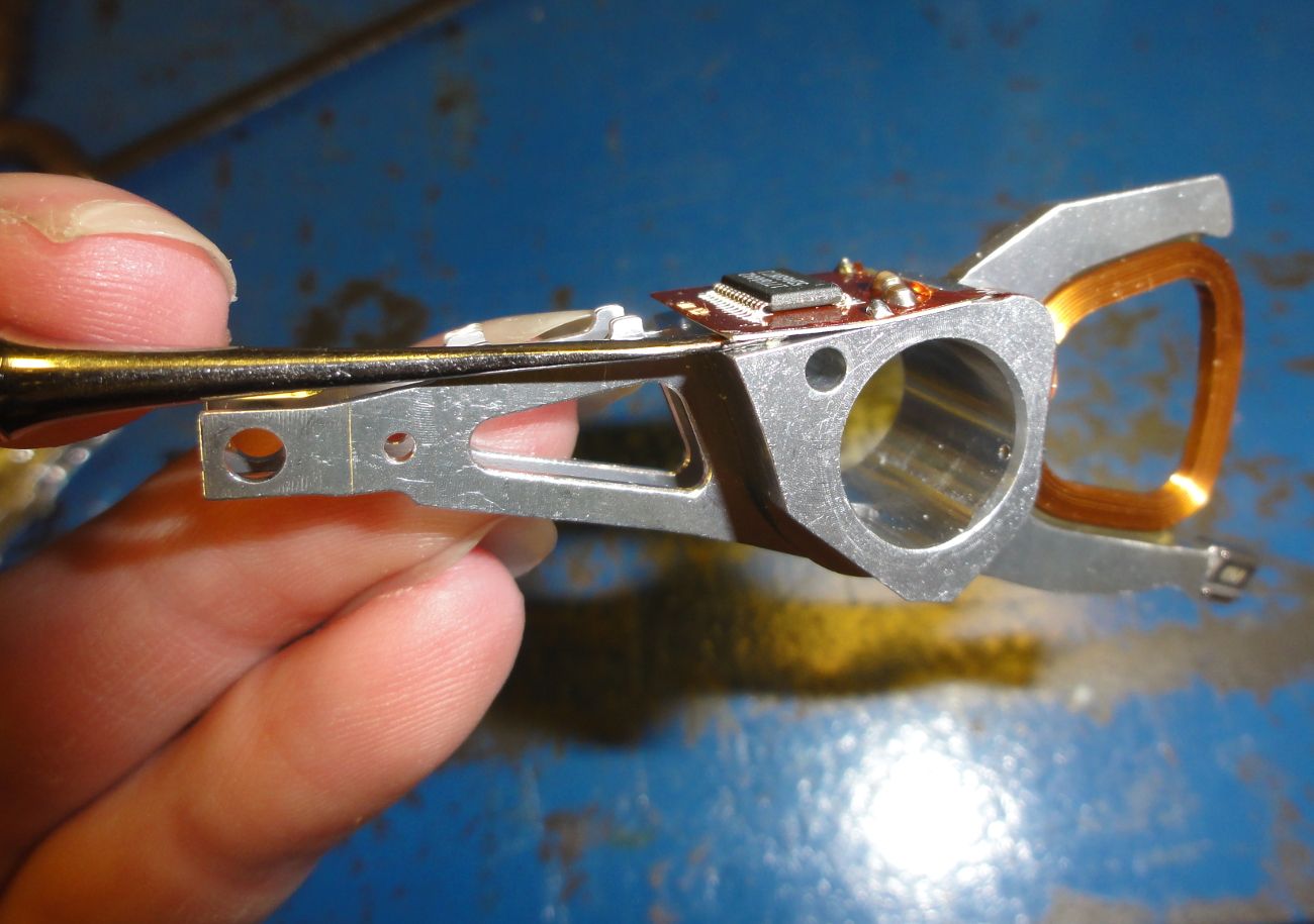 Harddisk Actuator Arm Jewellery : 7 Steps (with Pictures) - Instructables