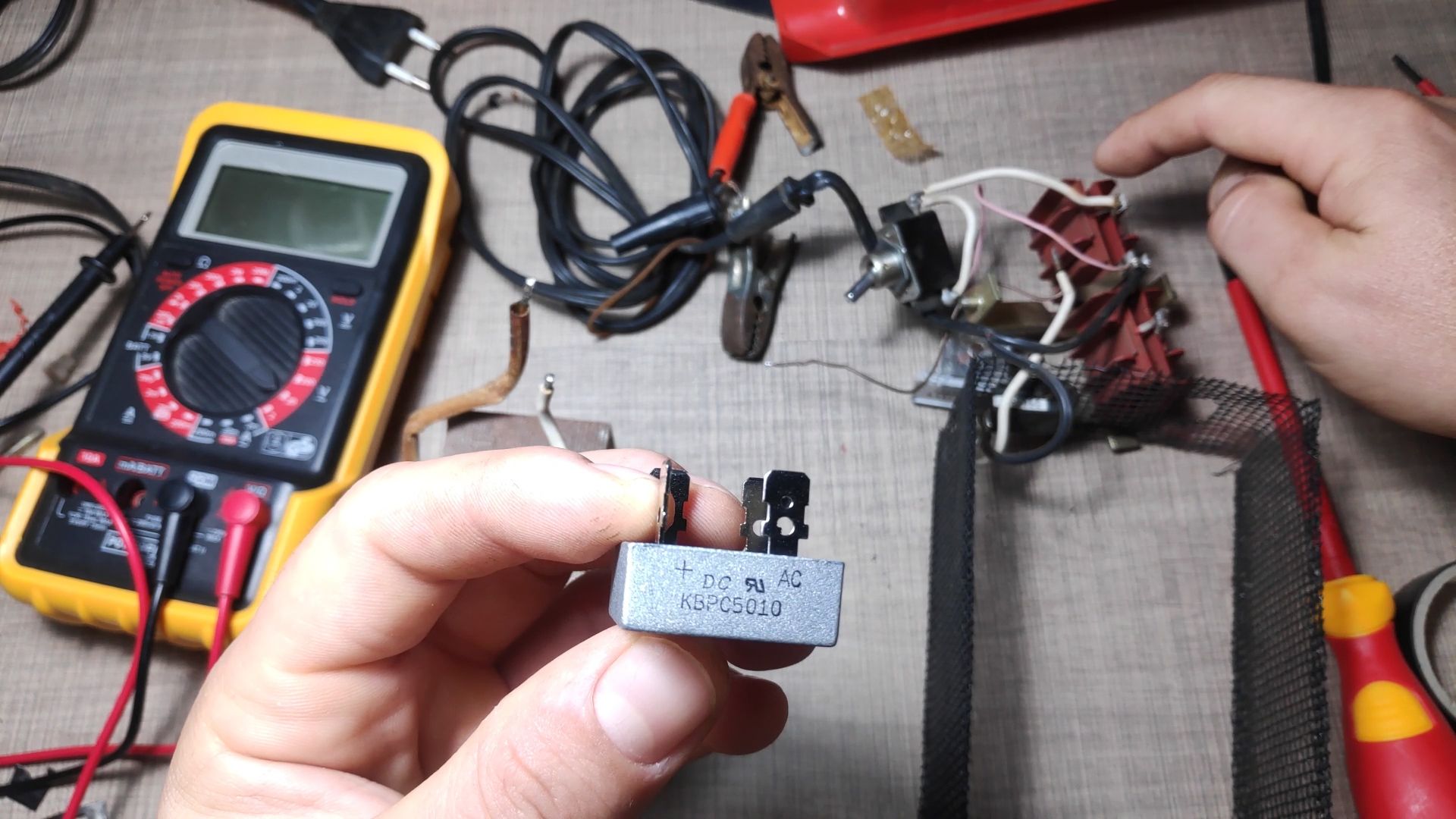 Car Battery Charger Repair : 8 Steps (with Pictures) - Instructables