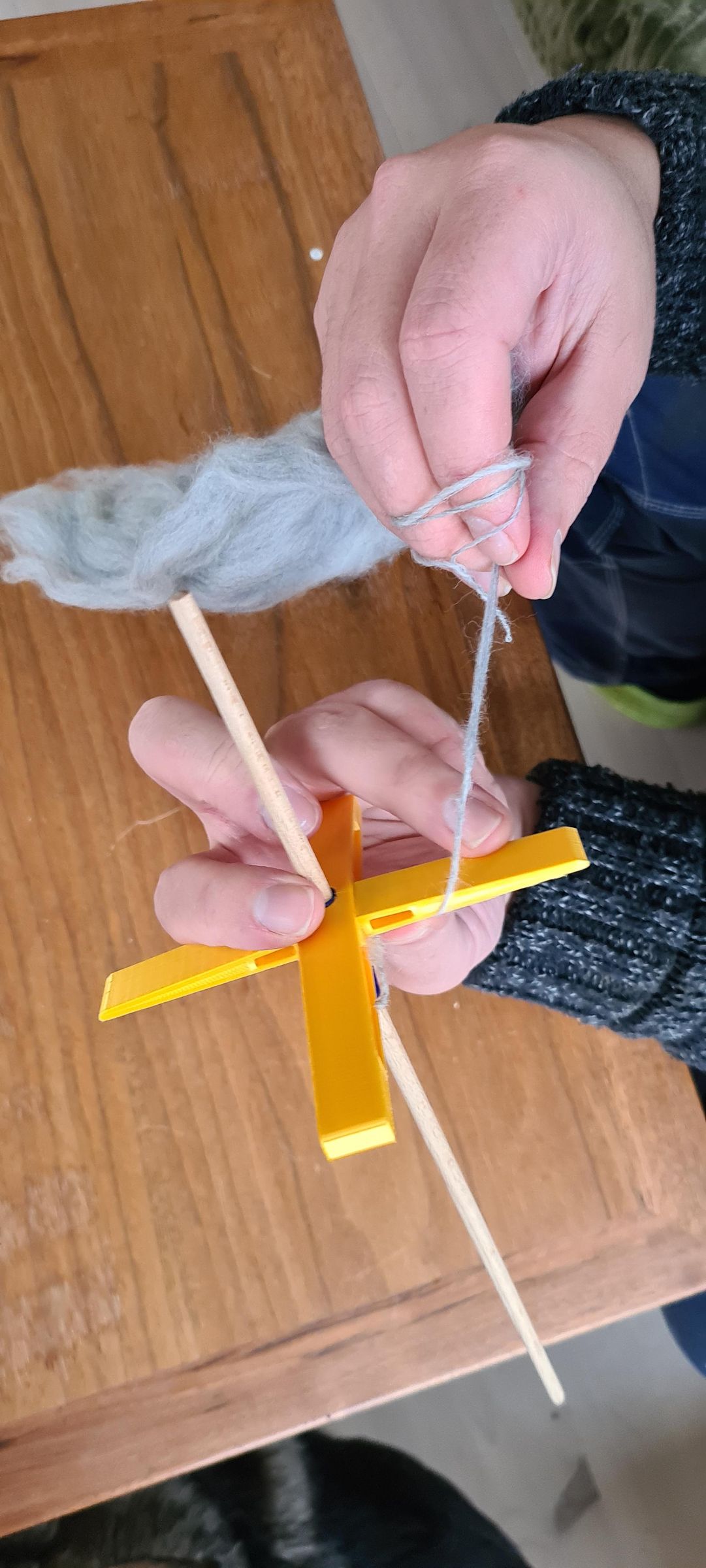Spinning Yarn With a Turkish Spindle for Beginners : 7 Steps ...