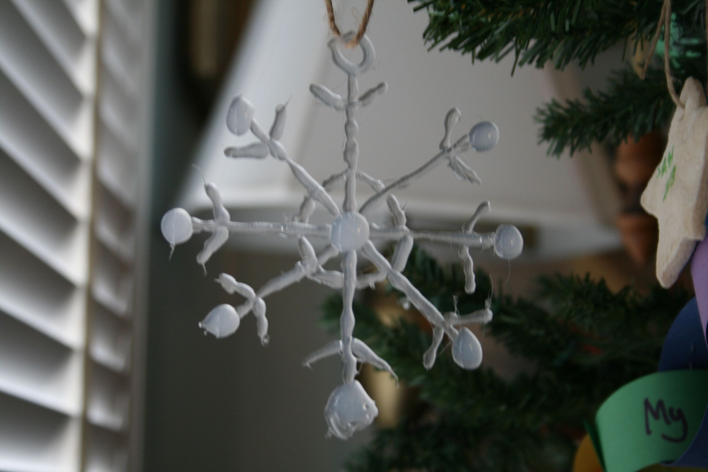 Hot Glue Snowflake Ornaments : 8 Steps (with Pictures) - Instructables