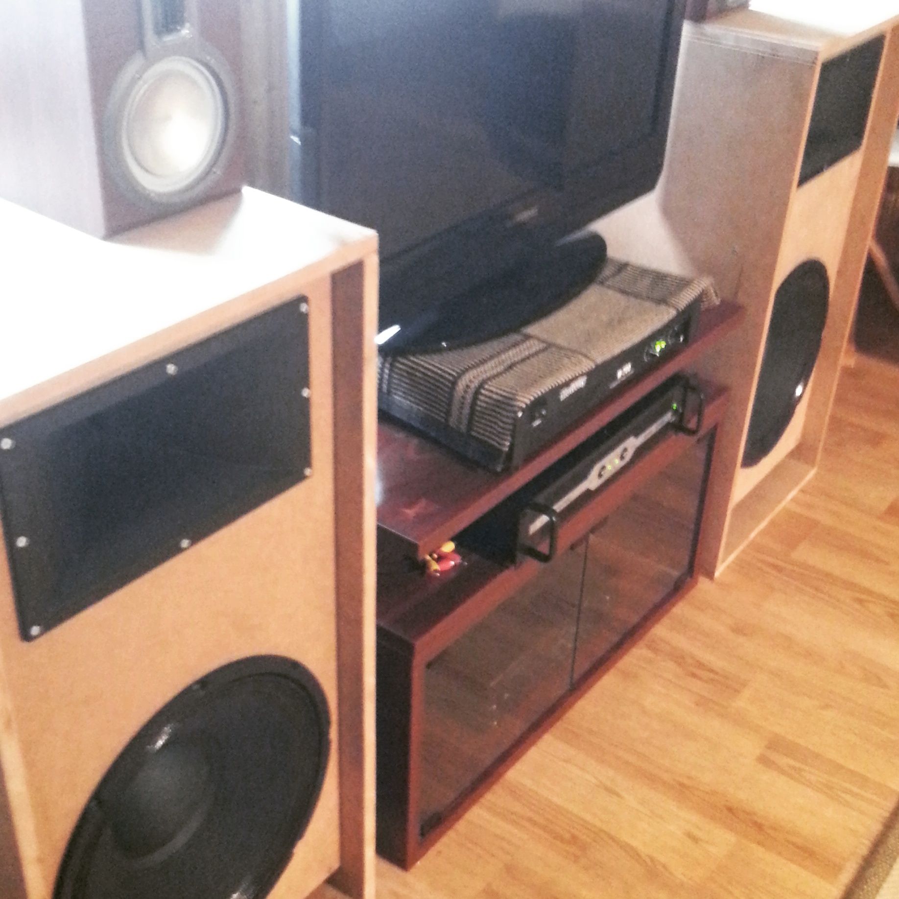 P.Audio 15 2400w - Instructables