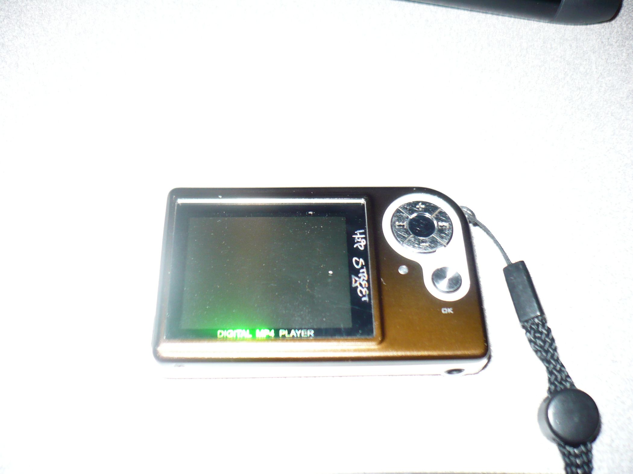 Hip Street Mp3 Mp4 Player Battery Replacment From a Cell Phone : 6 ...