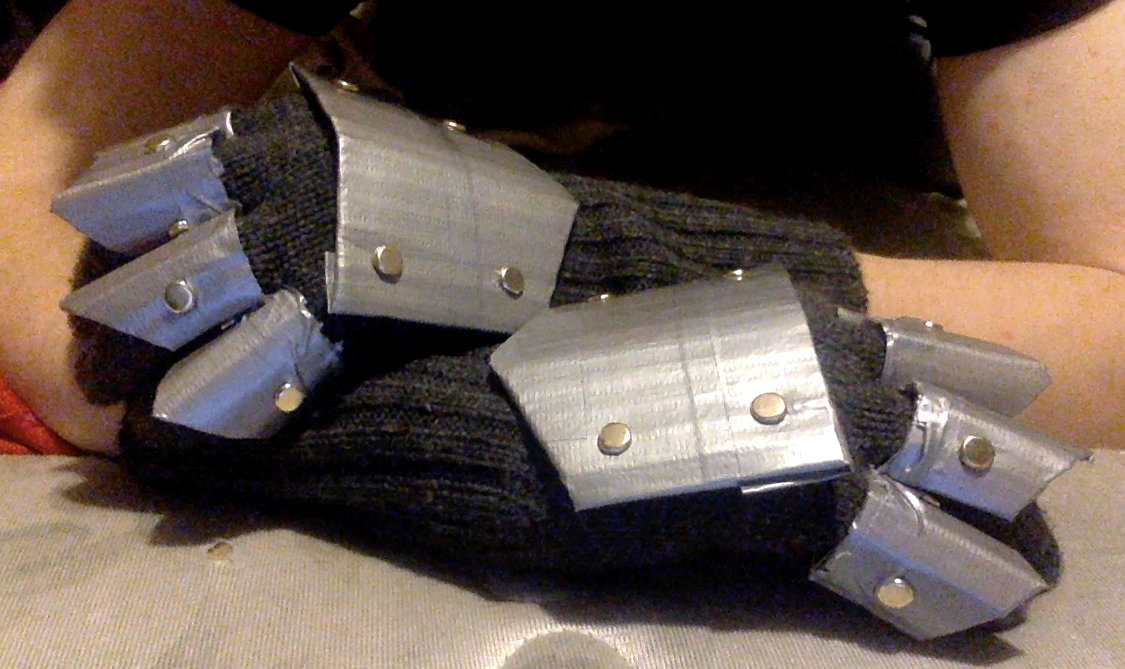 Cardboard Plate Gauntlet Lvl 2 : 5 Steps - Instructables