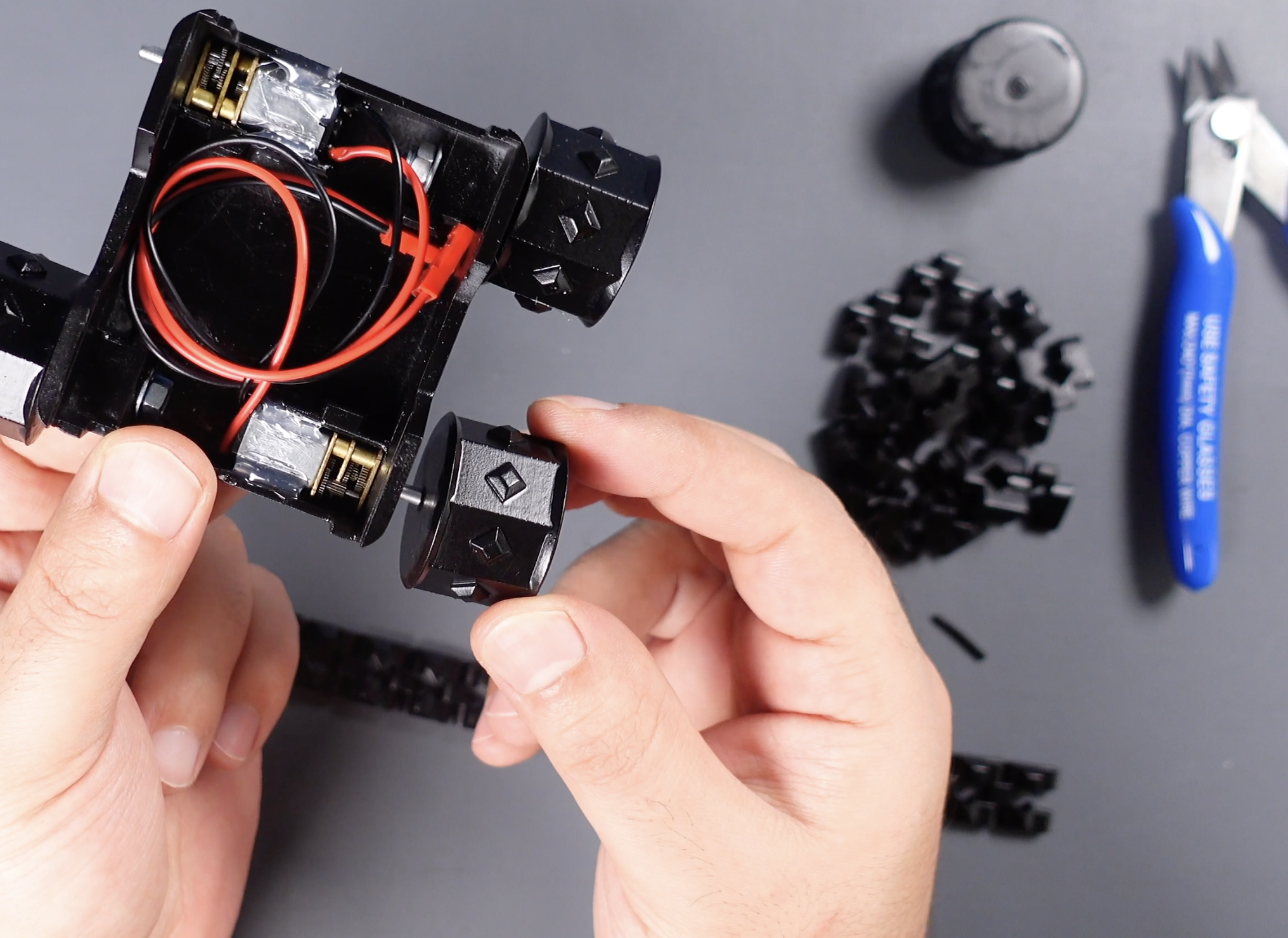 Line Following - Obstacle Avoiding - Drawing Robot (ESP8266 Dual DC ...