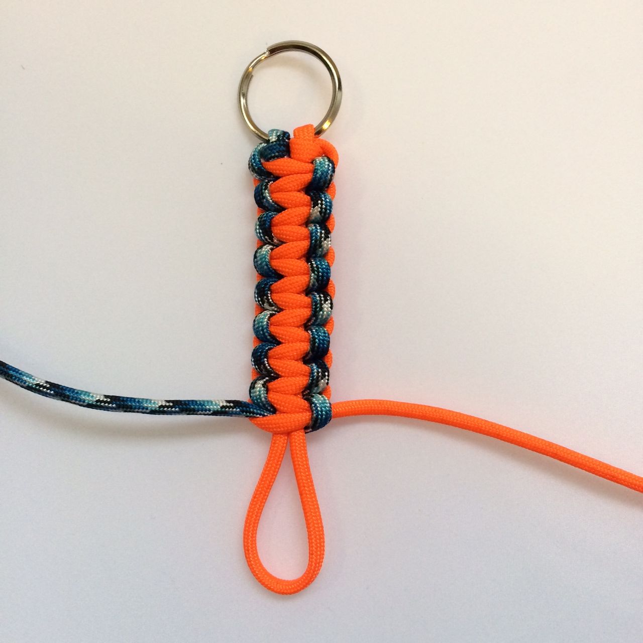 Paracord Keychain : 4 Steps - Instructables