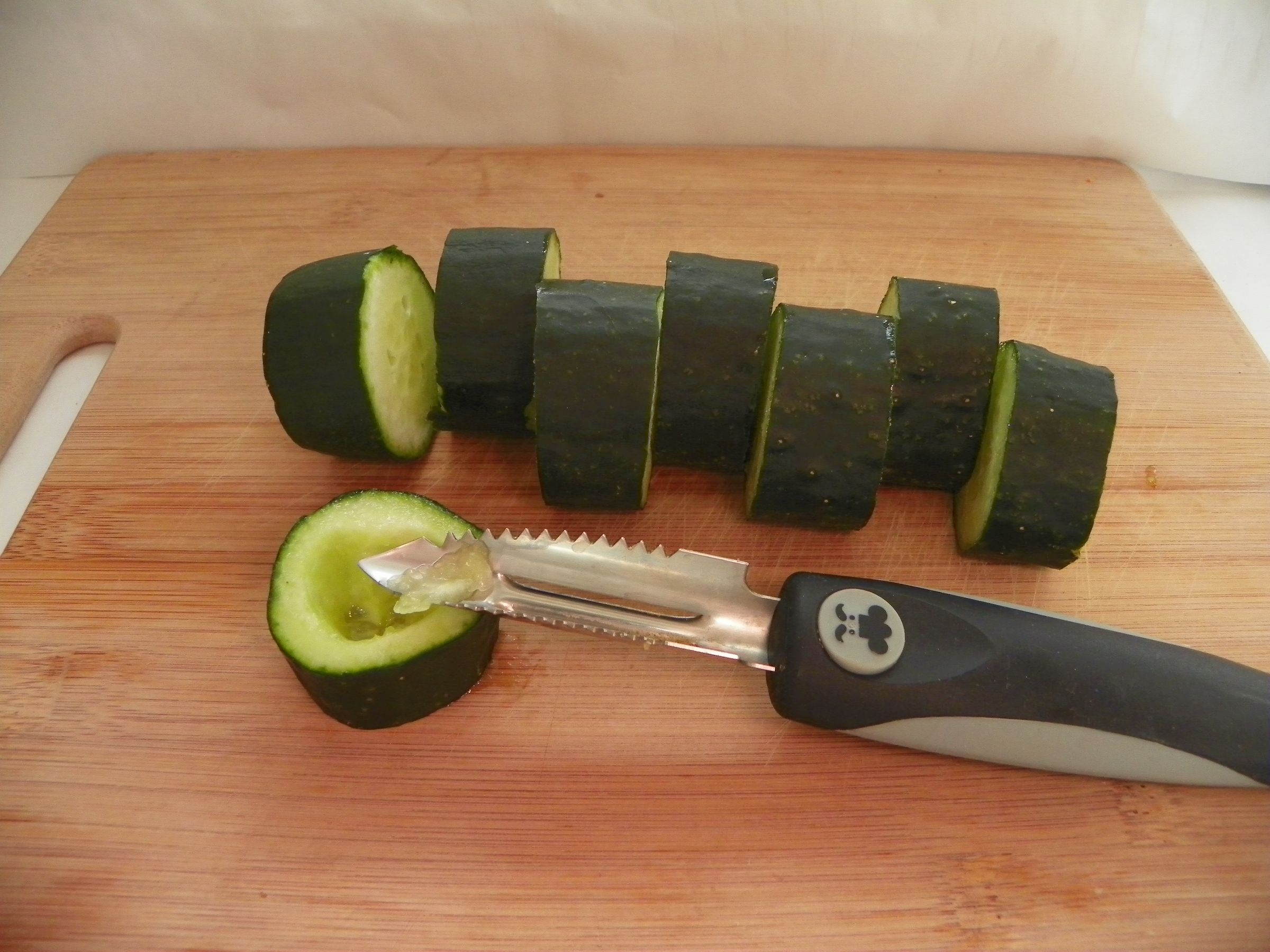 Cucumber Cups With Spicy Hummus : 4 Steps (with Pictures) - Instructables