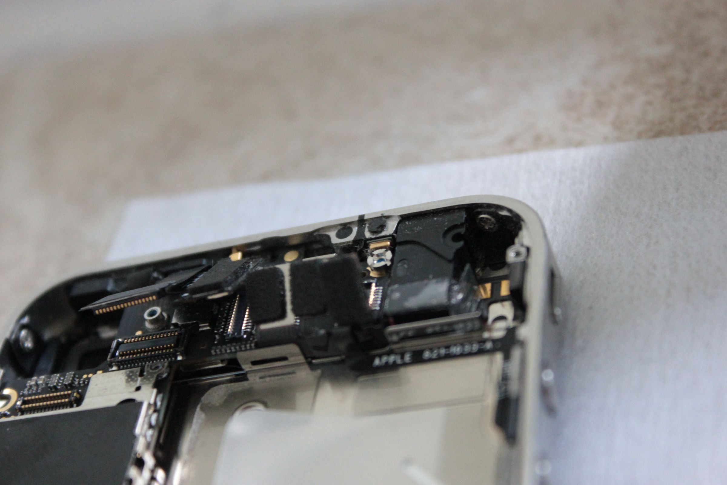 Guide to IPhone 4 Screen Replacement : 17 Steps (with Pictures ...
