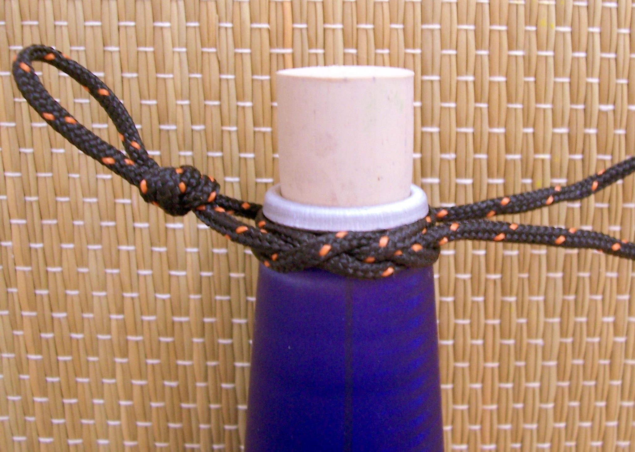 Carry Any Bottle With a JUG KNOT Handle : 16 Steps (with Pictures ...