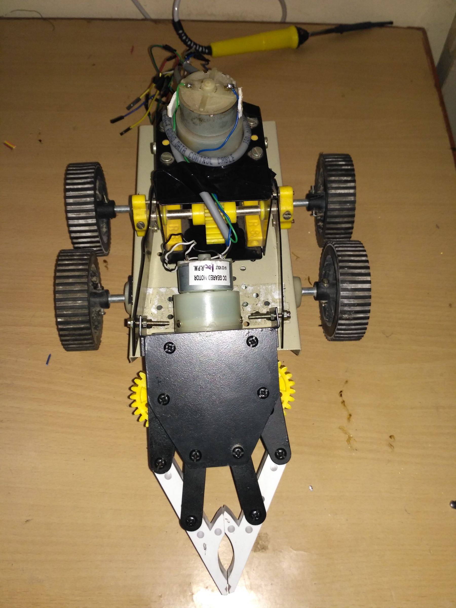 Wireless Crane Model (SMART BOT) With Spying Camera Over the Network ...