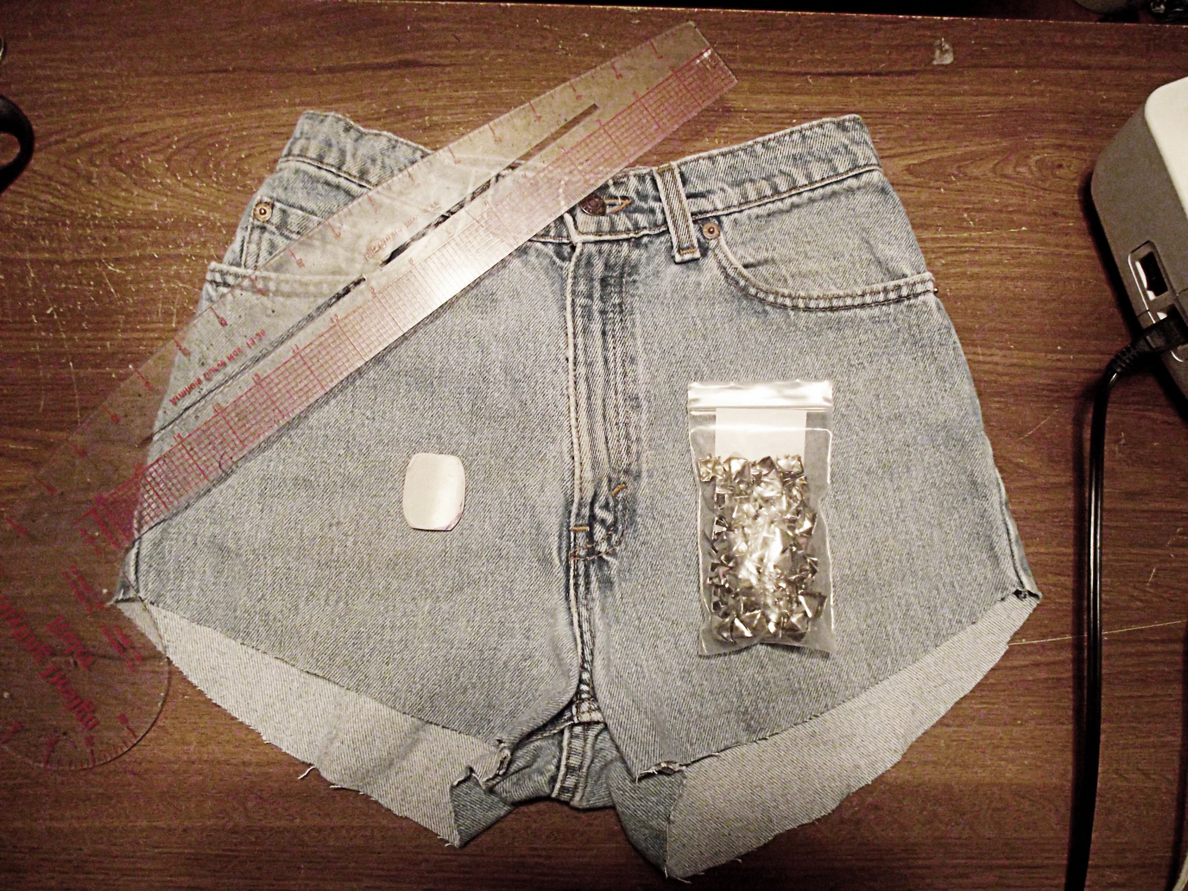 Studded Denim Shorts DIY : 4 Steps (with Pictures) - Instructables