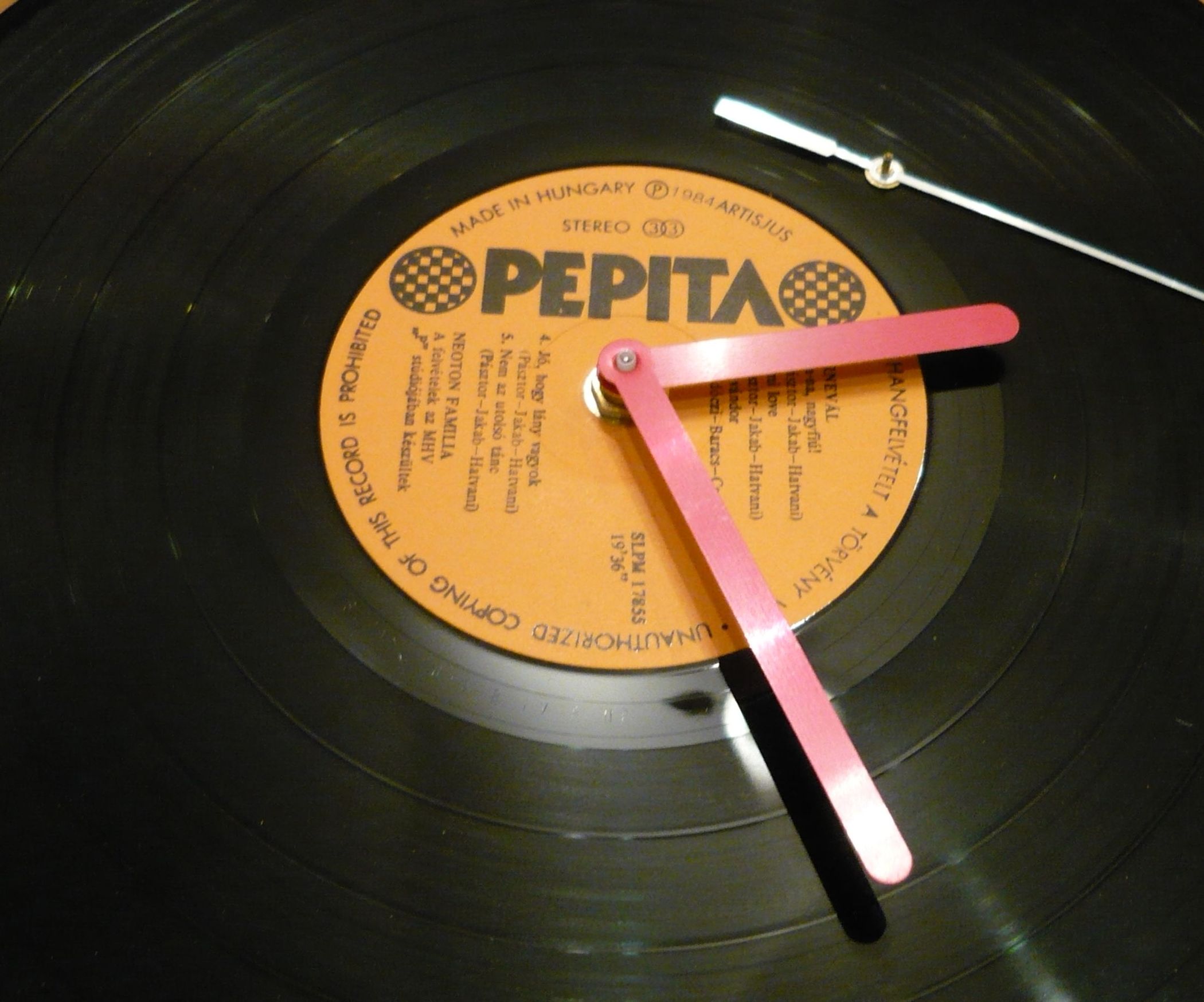 Wall Clock Vinyl Record (LP) : 3 Steps - Instructables