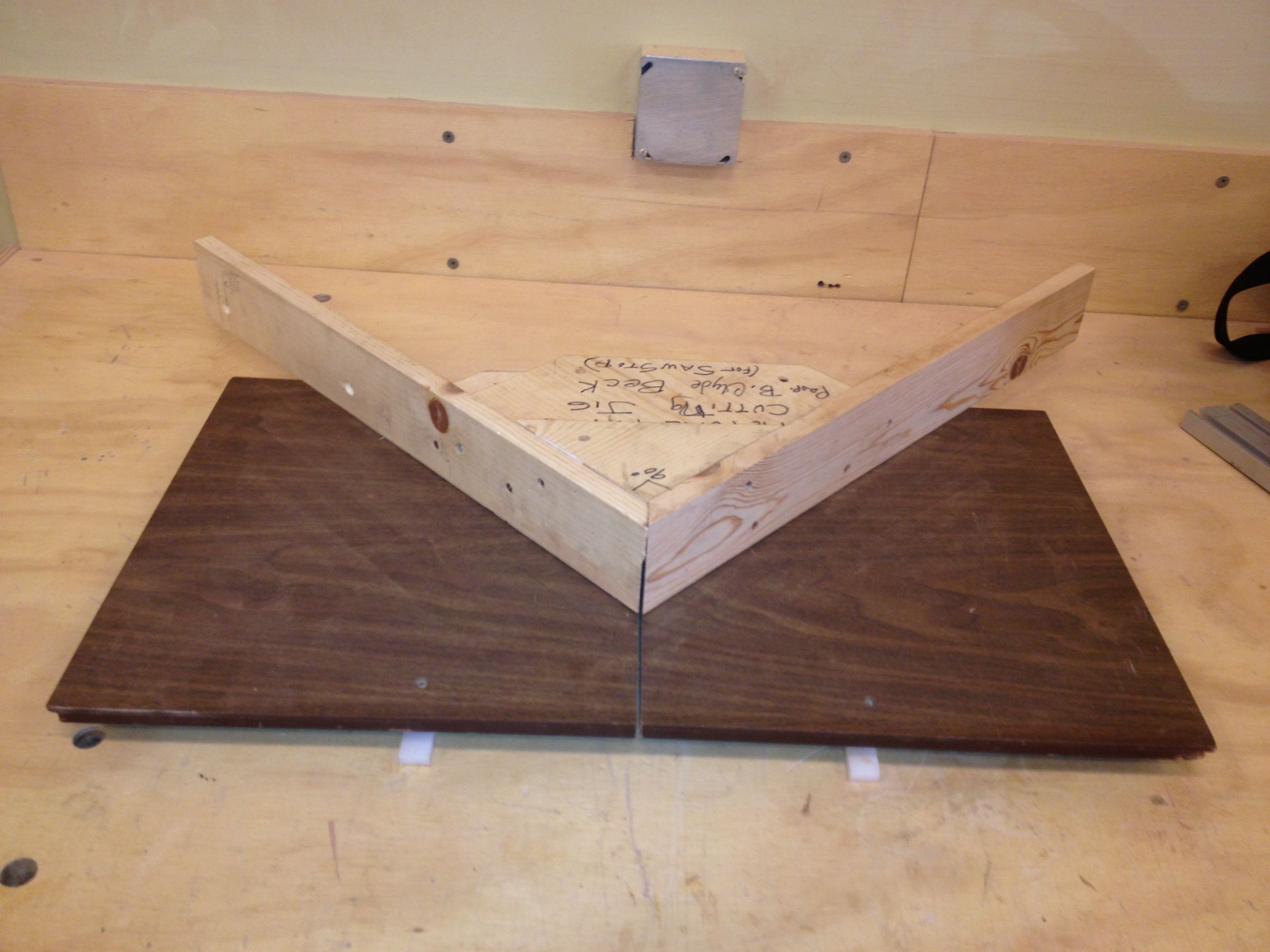 Picture Frame Jig for Table Saw : 12 Steps - Instructables