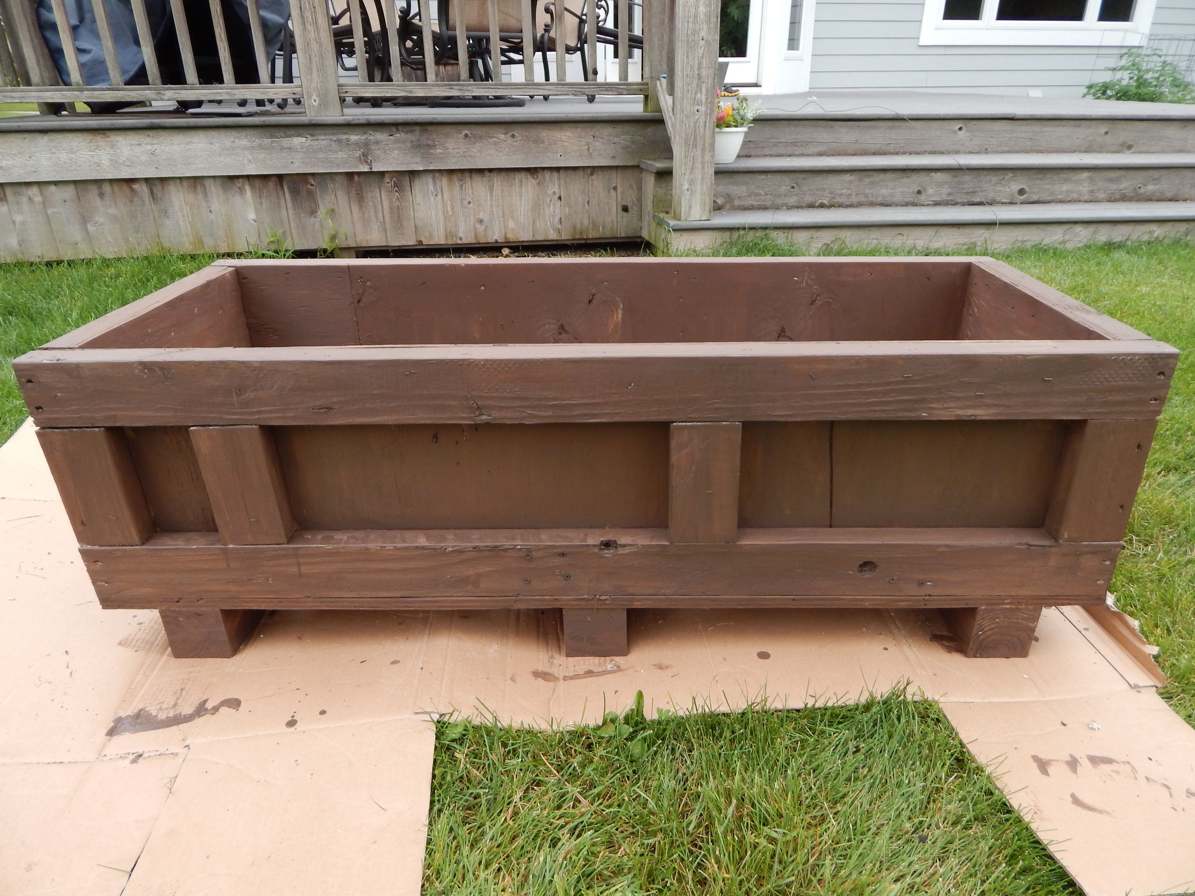 Large Outdoor Planter From a Recycled Shipping Crate : 5 Steps (with ...