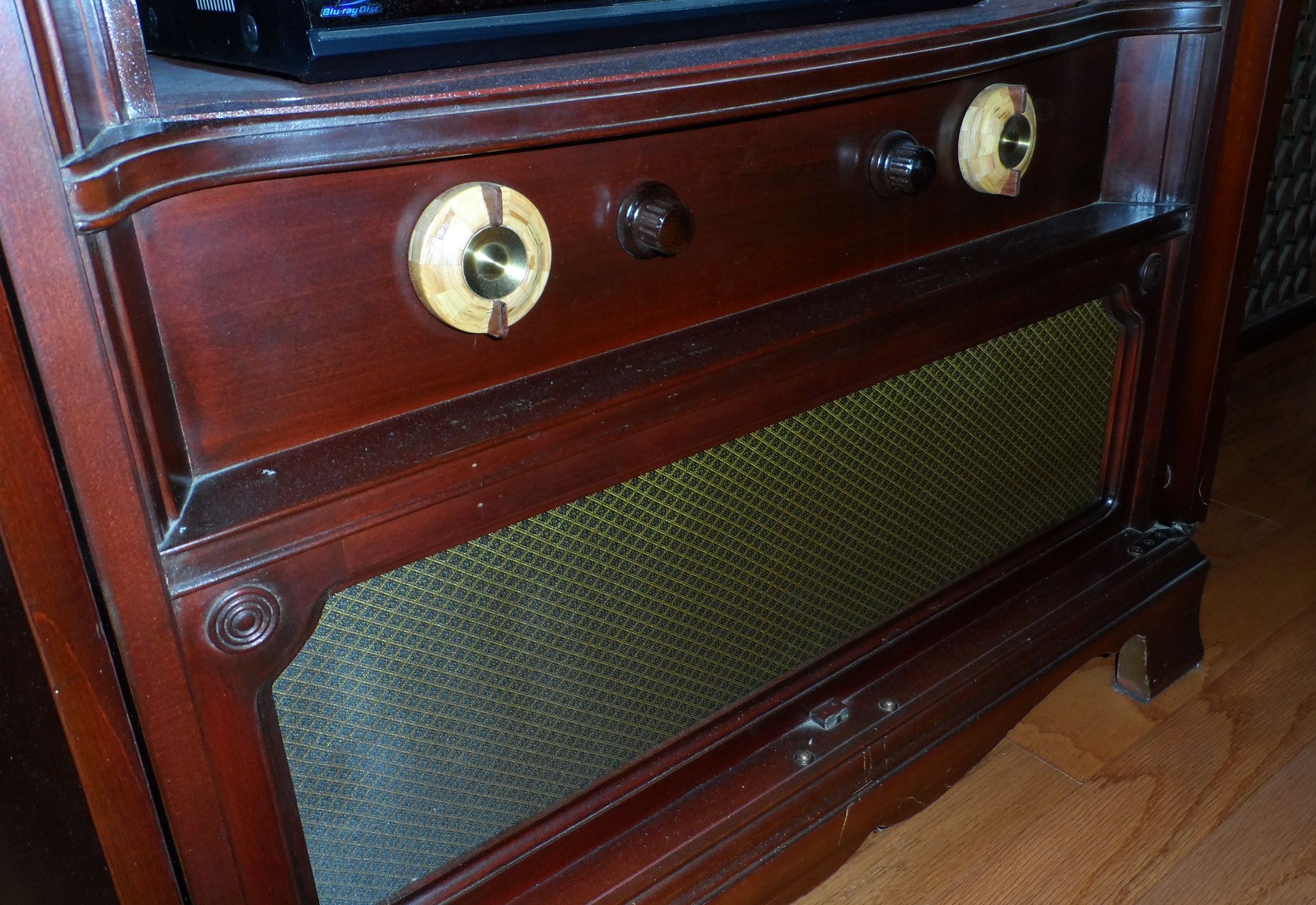 Entertainment Center From 1954 TV Cabinet : 8 Steps (with Pictures ...