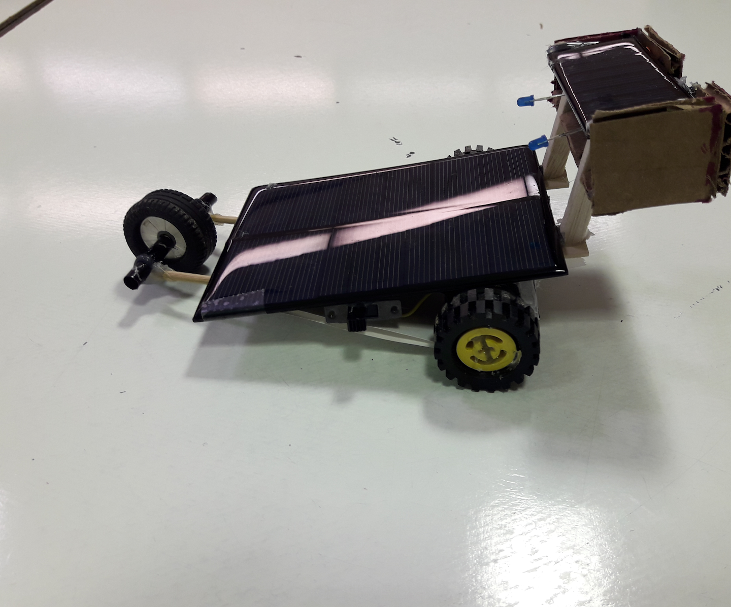 How to Make a Solar Powered Car With LED's for Less Than $10 : 9 Steps ...