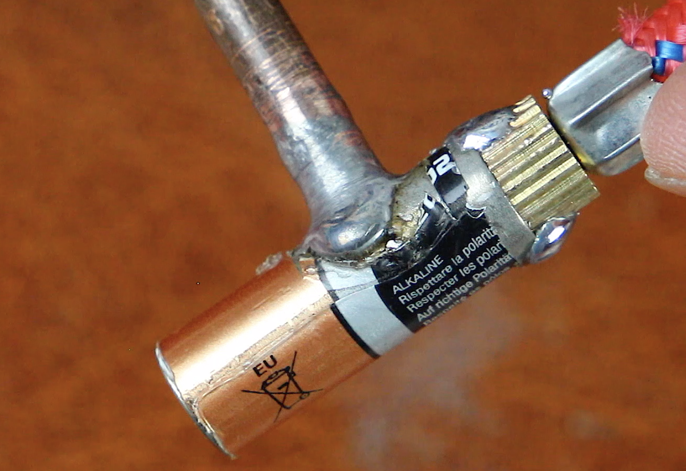 AAA Battery Burner Flame 3560 Fahrenheit : 10 Steps - Instructables