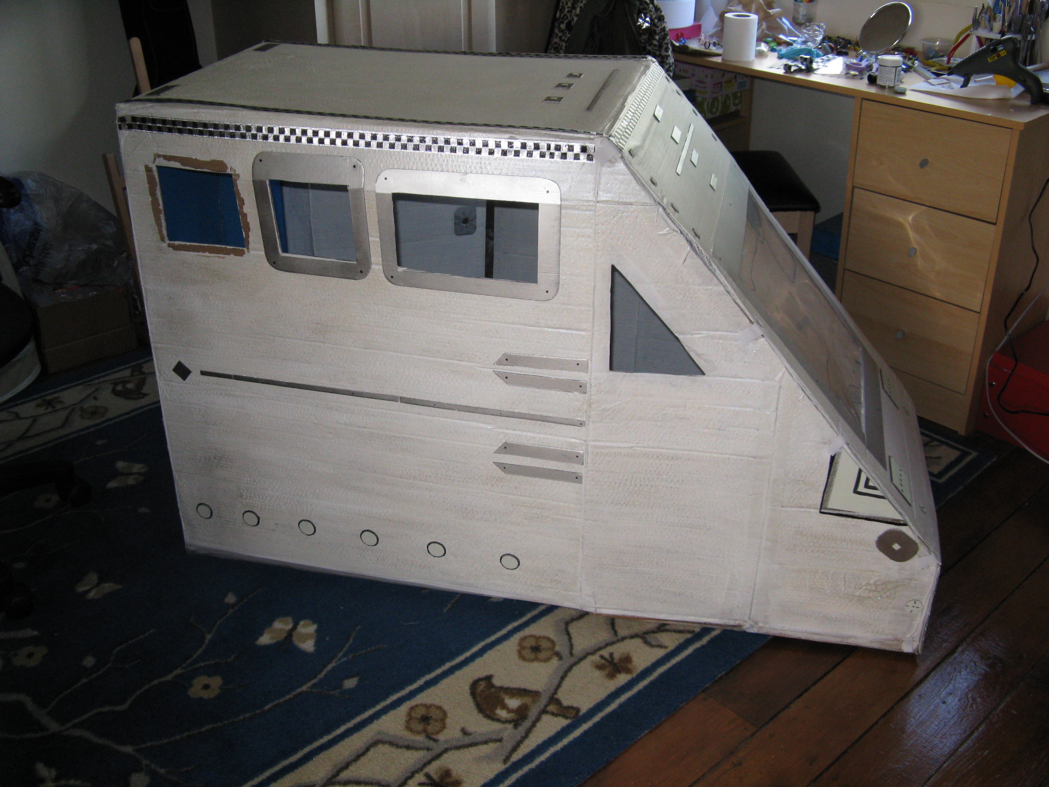 Spaceship for Kids Fold-able Made From Cardboard : 5 Steps (with ...