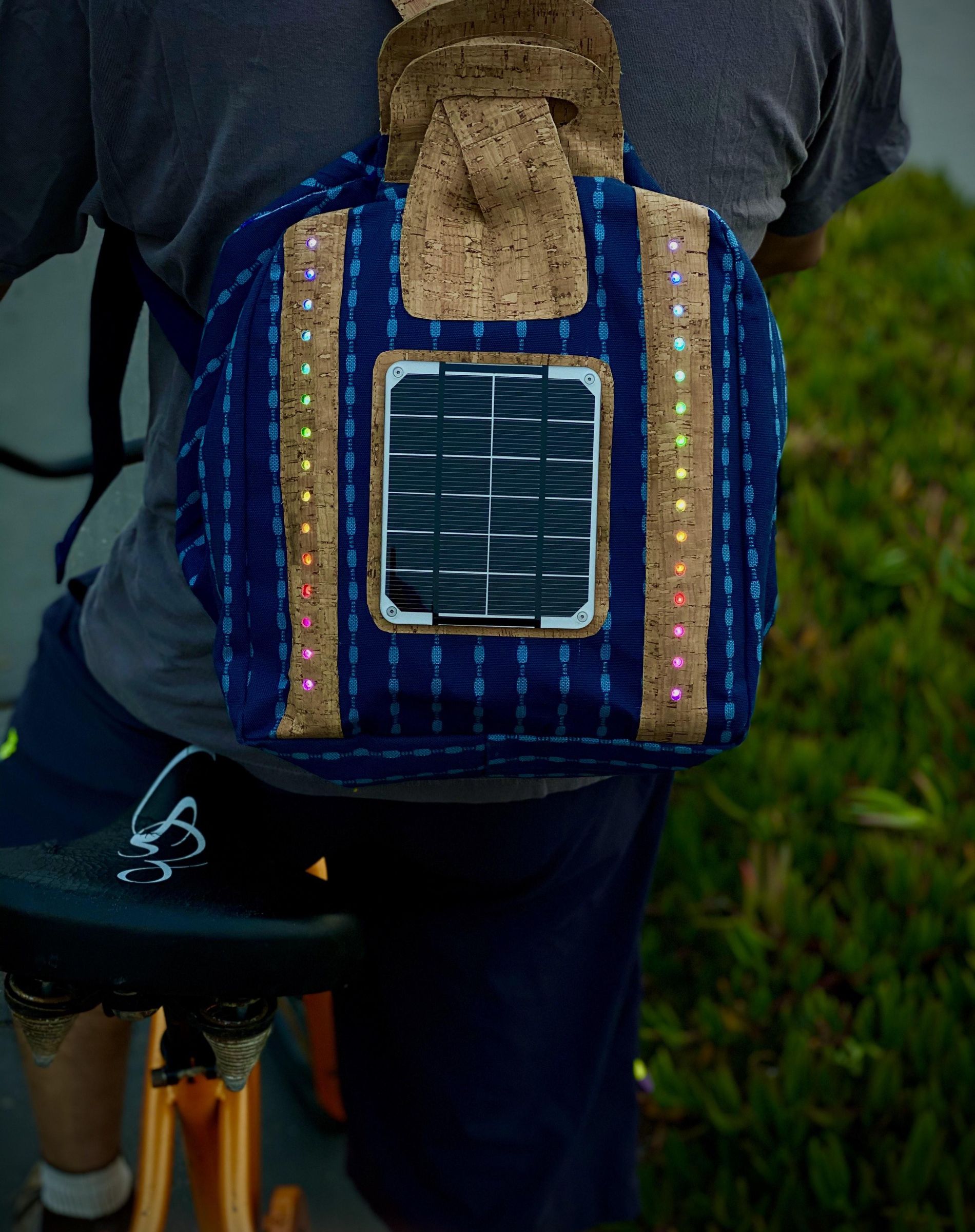 Convertible Solar Safety Bag With E-textile Loomia Tech : 11 Steps ...