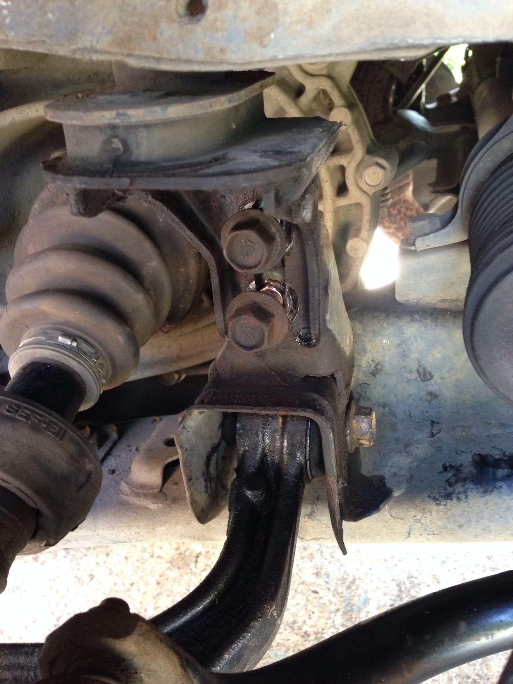 2004 Honda Accord Front Anti Roll Bar Bush : 7 Steps - Instructables