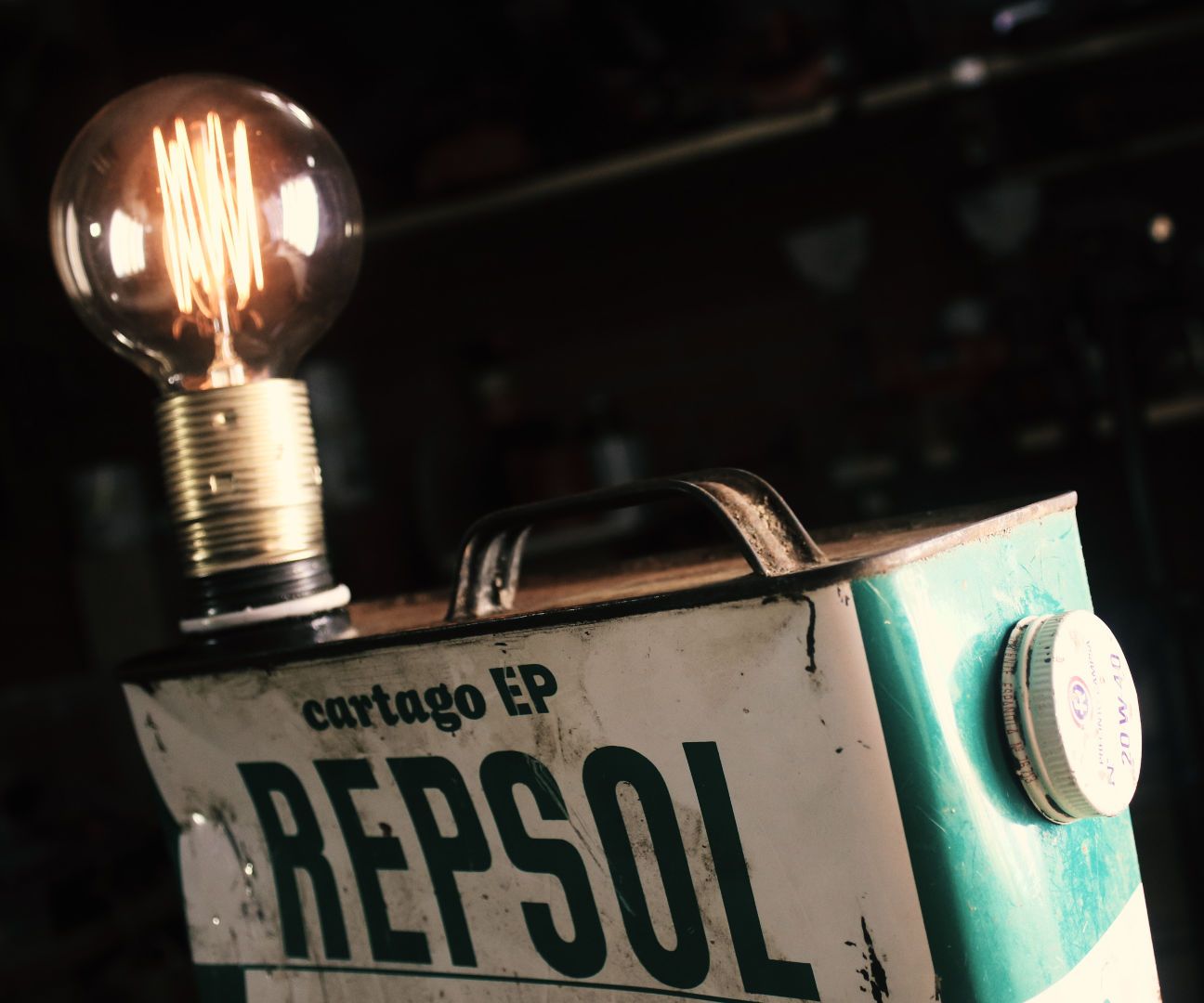 Vintage Oil Can Lamp : 6 Steps (with Pictures) - Instructables