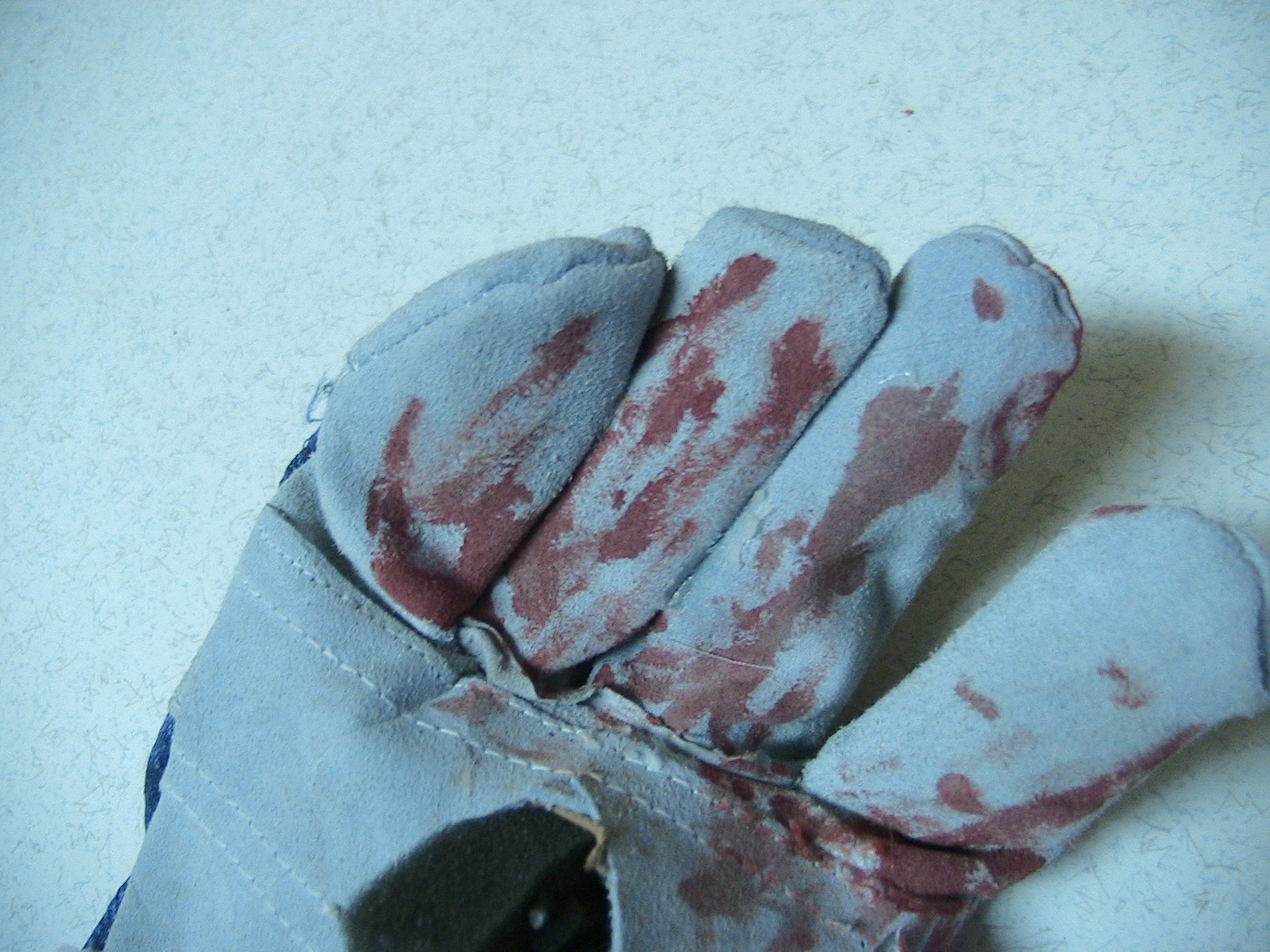 The Living Severed Hand! : 9 Steps (with Pictures) - Instructables