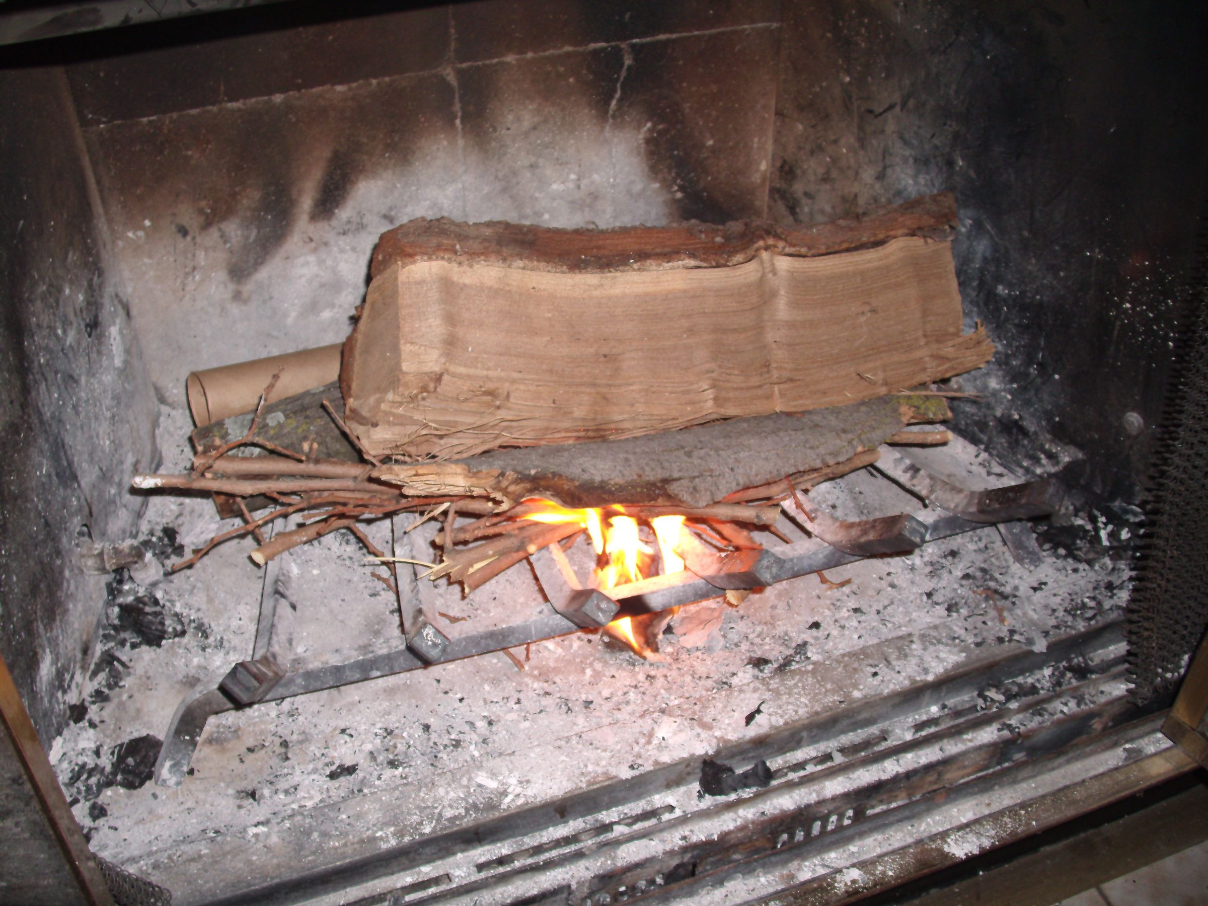 How to Make AMAZING Fire Starters (BoyScout Style) : 4 Steps (with ...