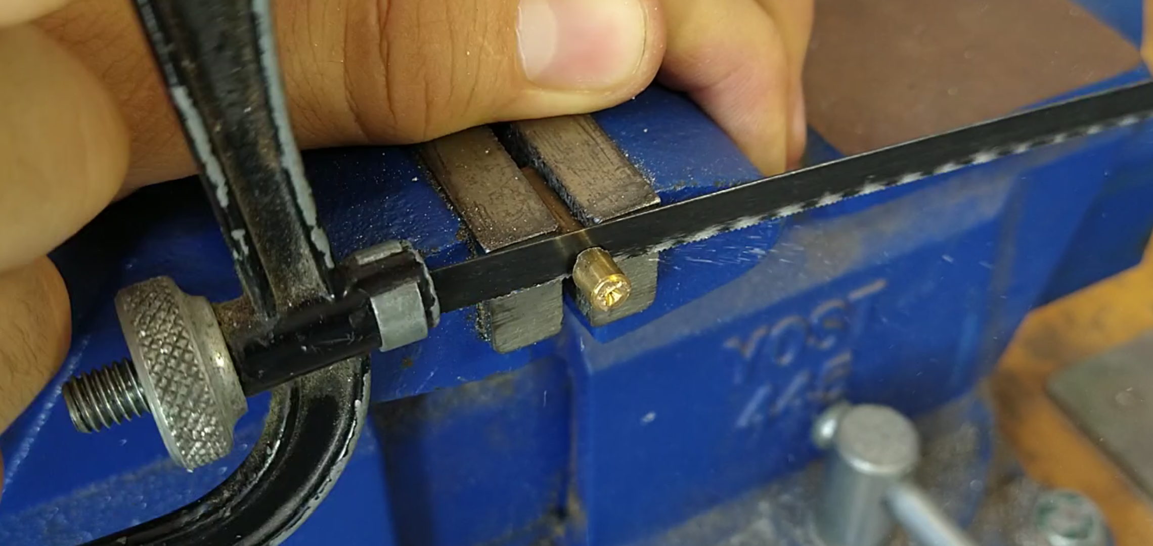 Top 10 Ways to Cut Metal - Without an Angle Grinder! : 11 Steps (with ...