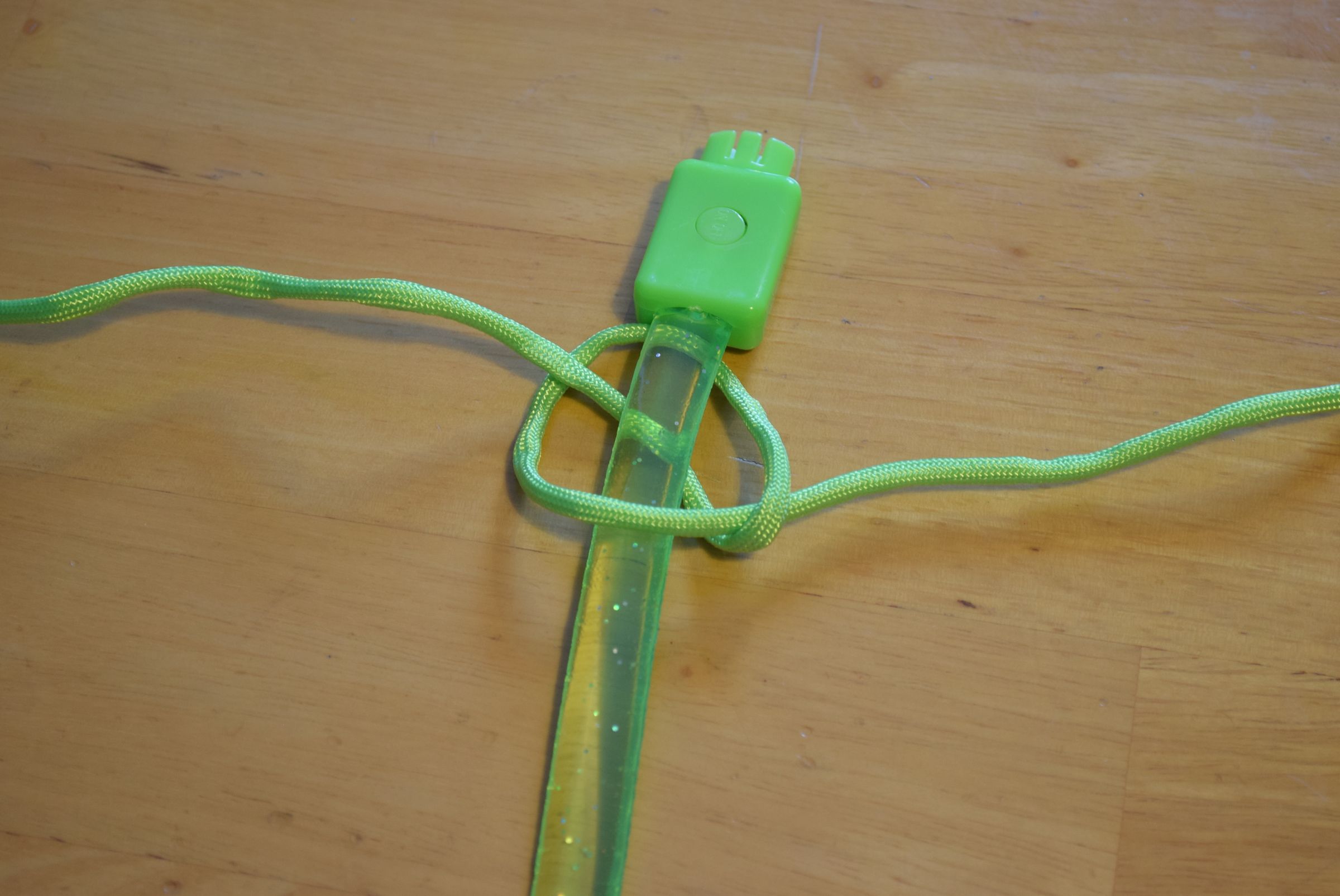 How to Make a Flashing LED Paracord Bracelet : 7 Steps (with Pictures ...