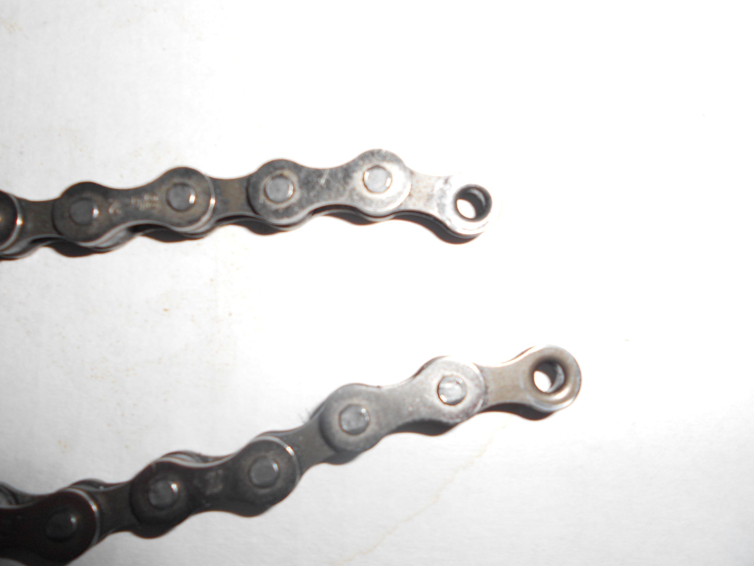 How to Make a Free Bending Bicycle Chain Wallet Chain : 4 Steps (with ...