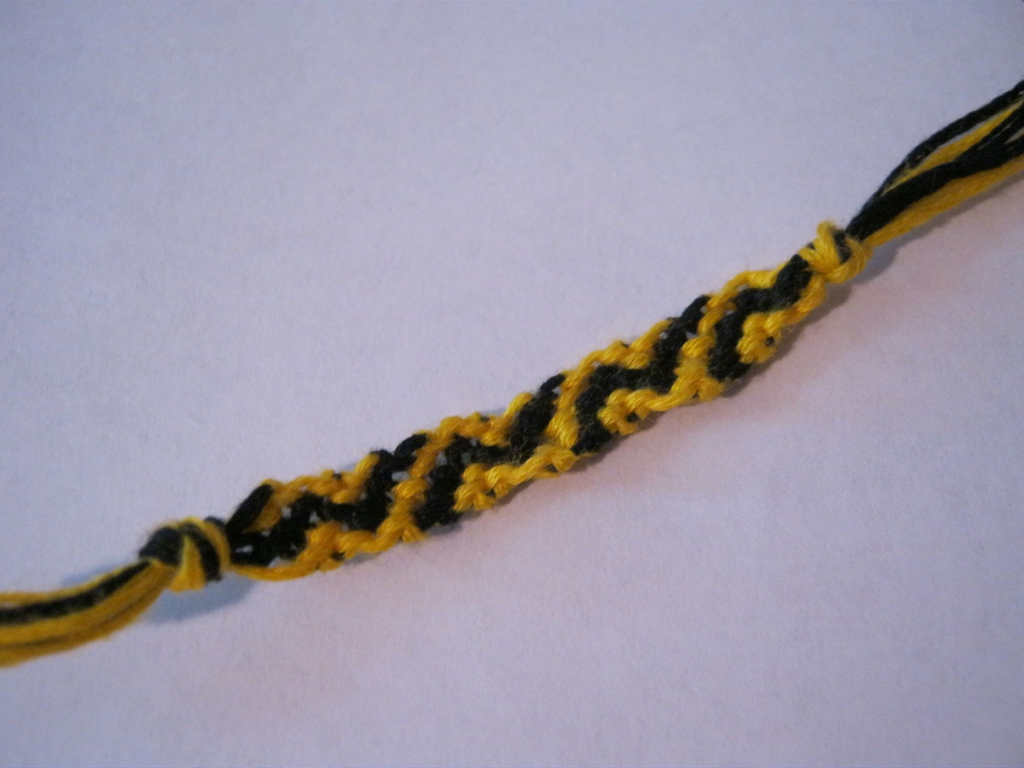 Bumble Bee Bracelet Pattern : 6 Steps - Instructables