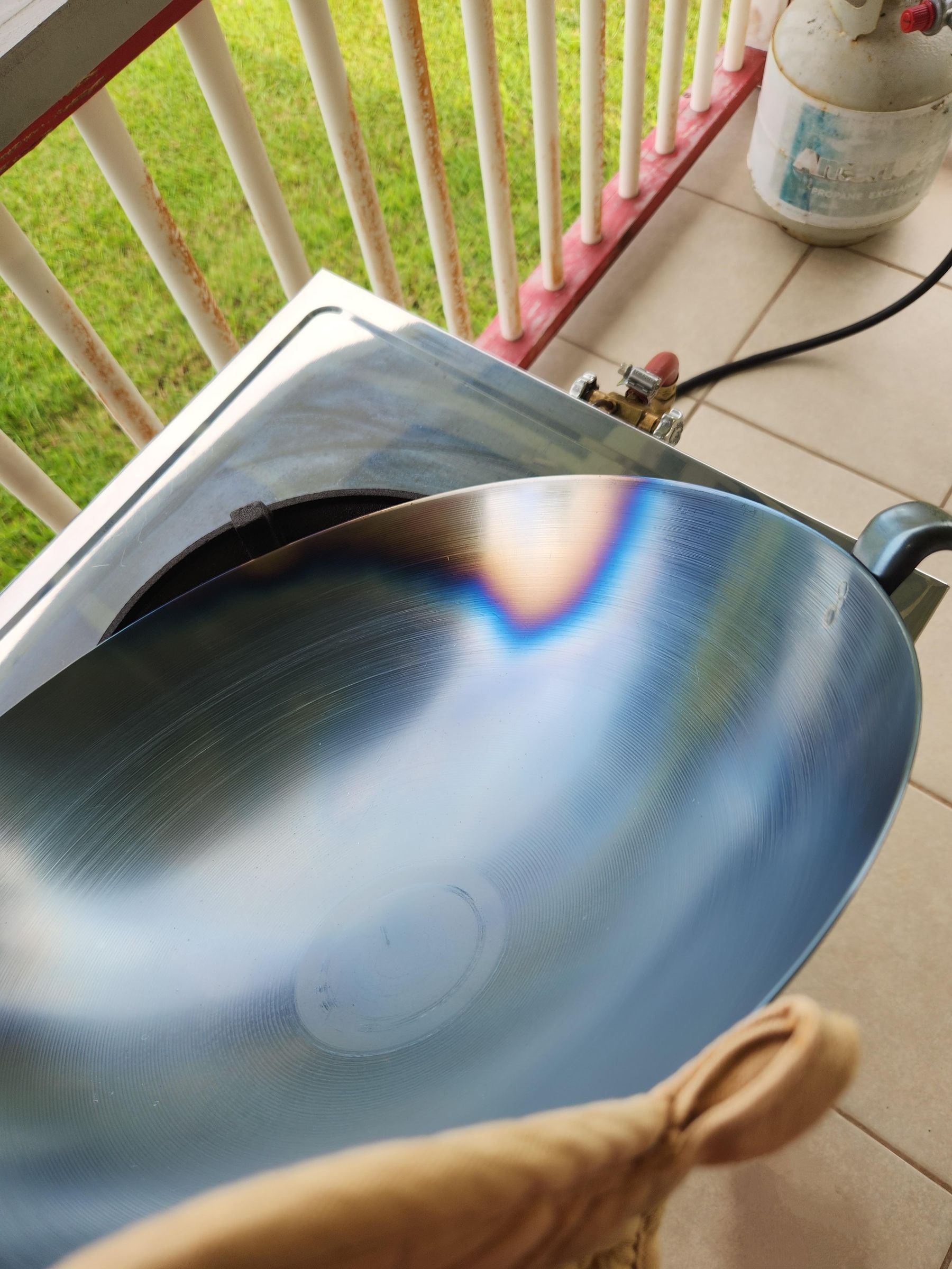 How to Season a Carbon Steel Wok (The Best Way) : 6 Steps (with ...