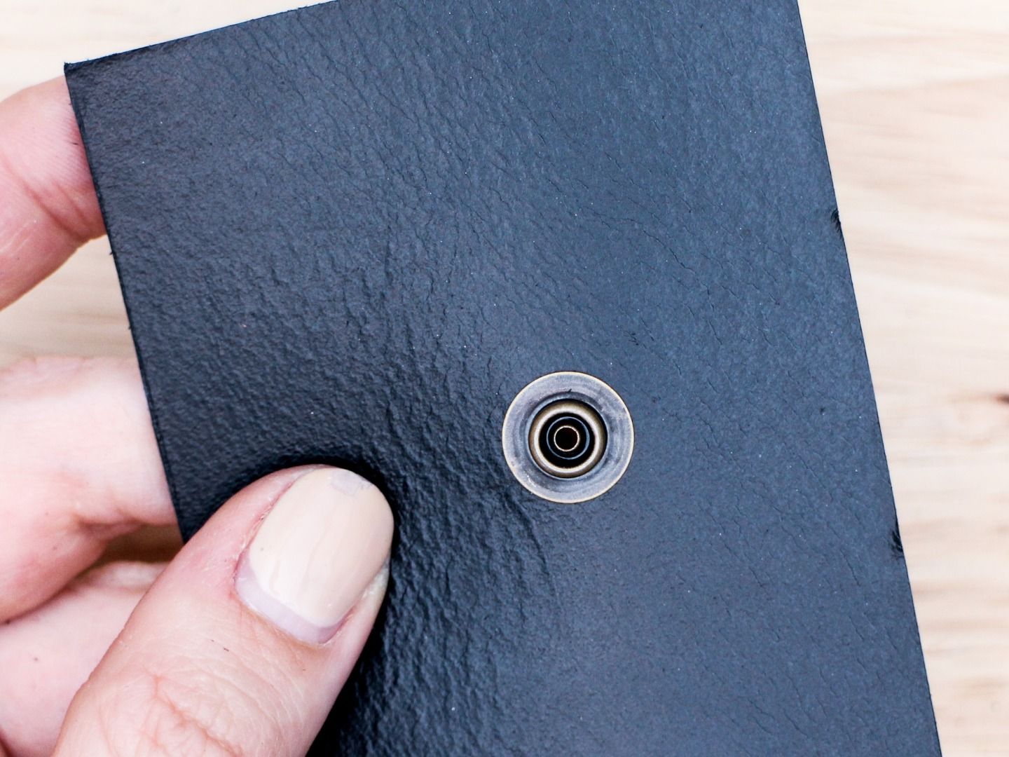 Leather Hardware: Snaps : 5 Steps - Instructables