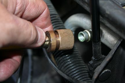 Adding Freon to Your Automobile's Air Condtioning System : 5 Steps ...