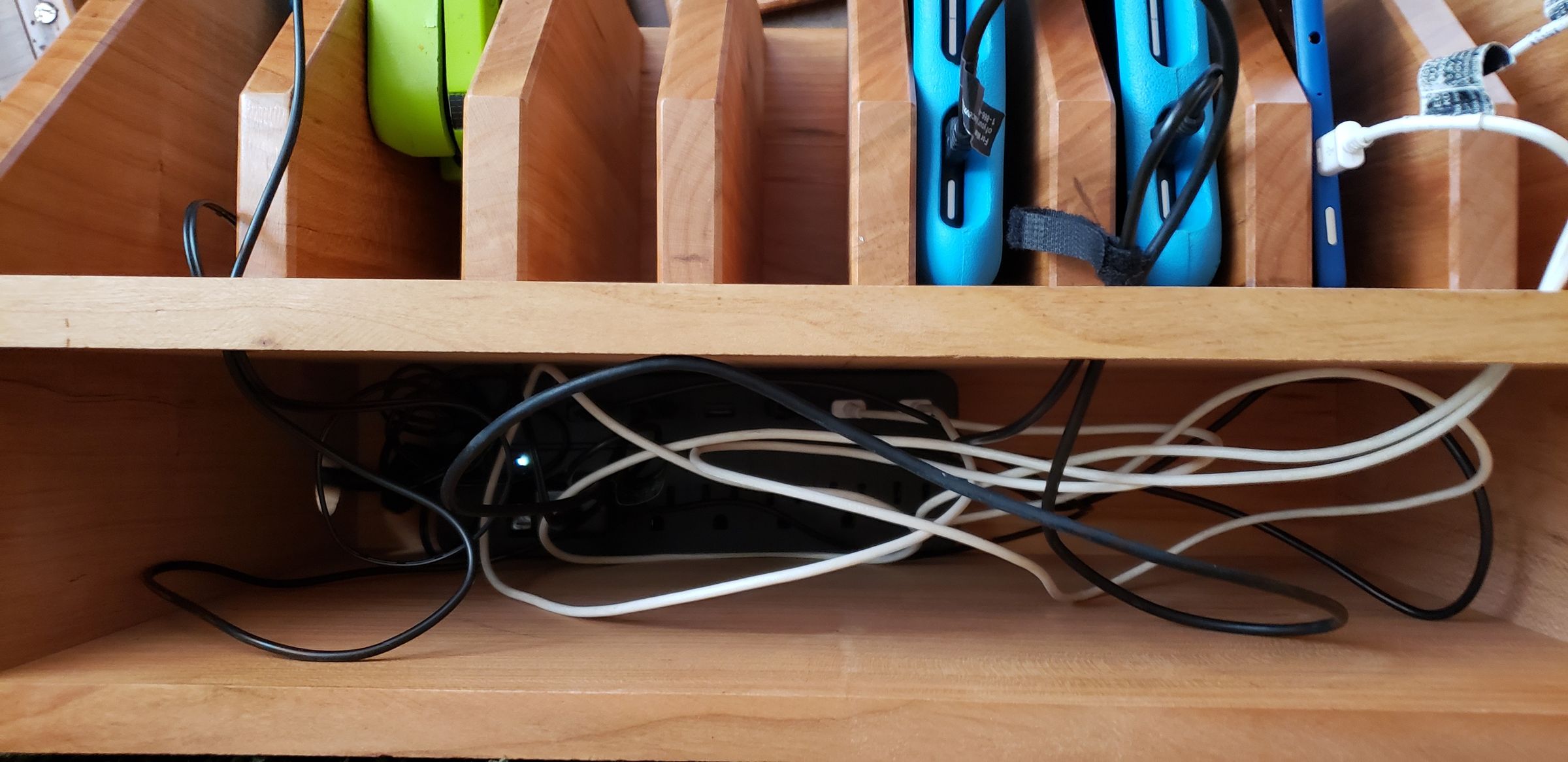 Tablet Organizer/Charging Station : 11 Steps (with Pictures ...