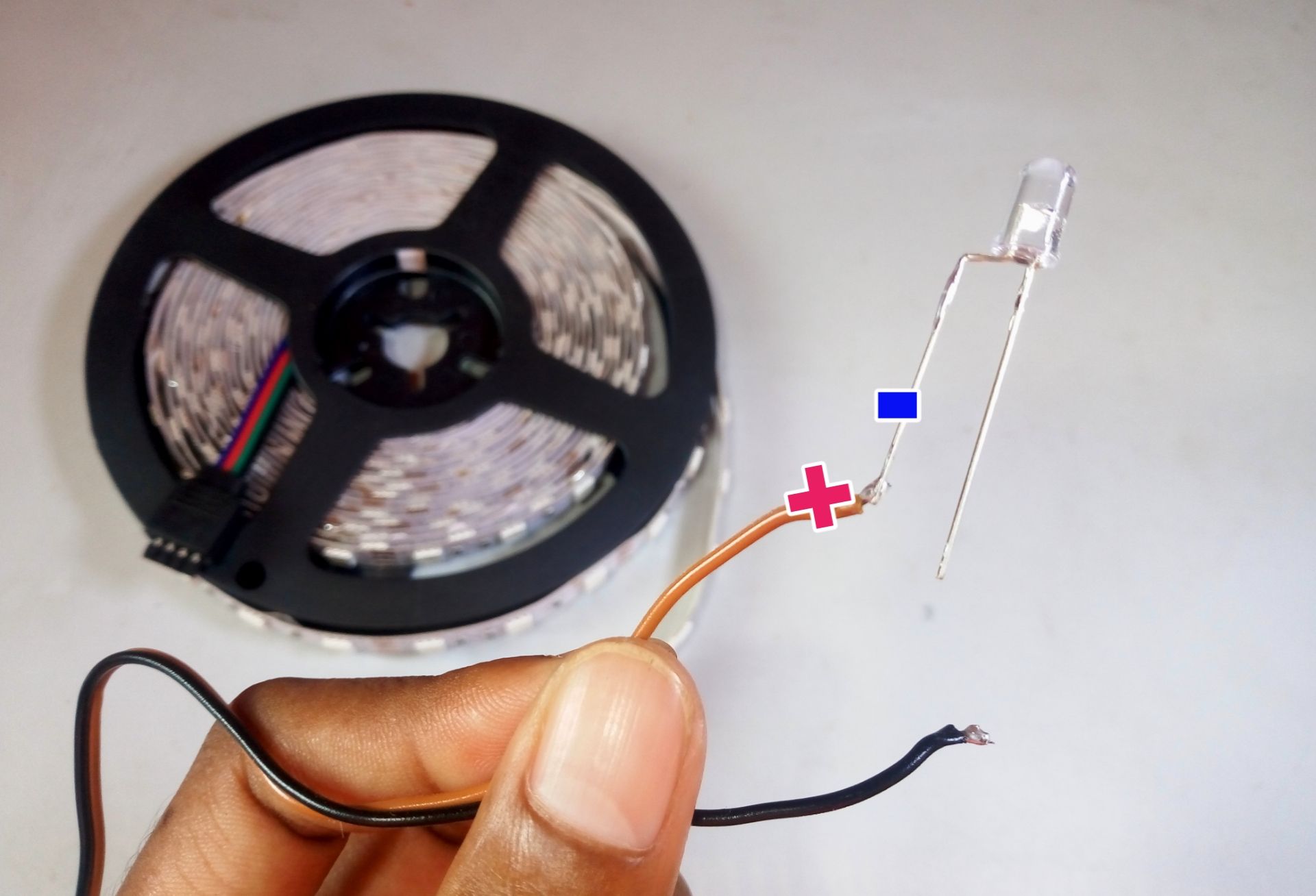 LED Strip Amazing Effect : 4 Steps - Instructables